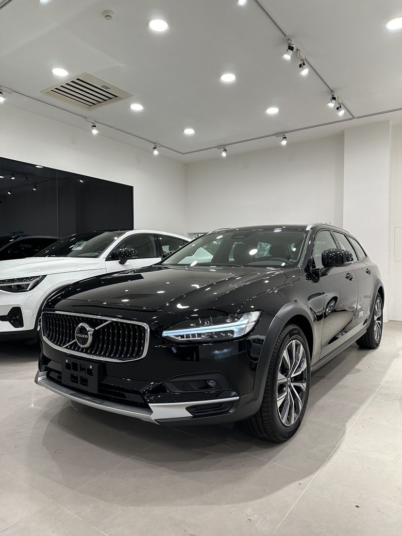 Volvo V90 Cross Country 2024年二手車 215.0萬 新竹市- | 8891汽車