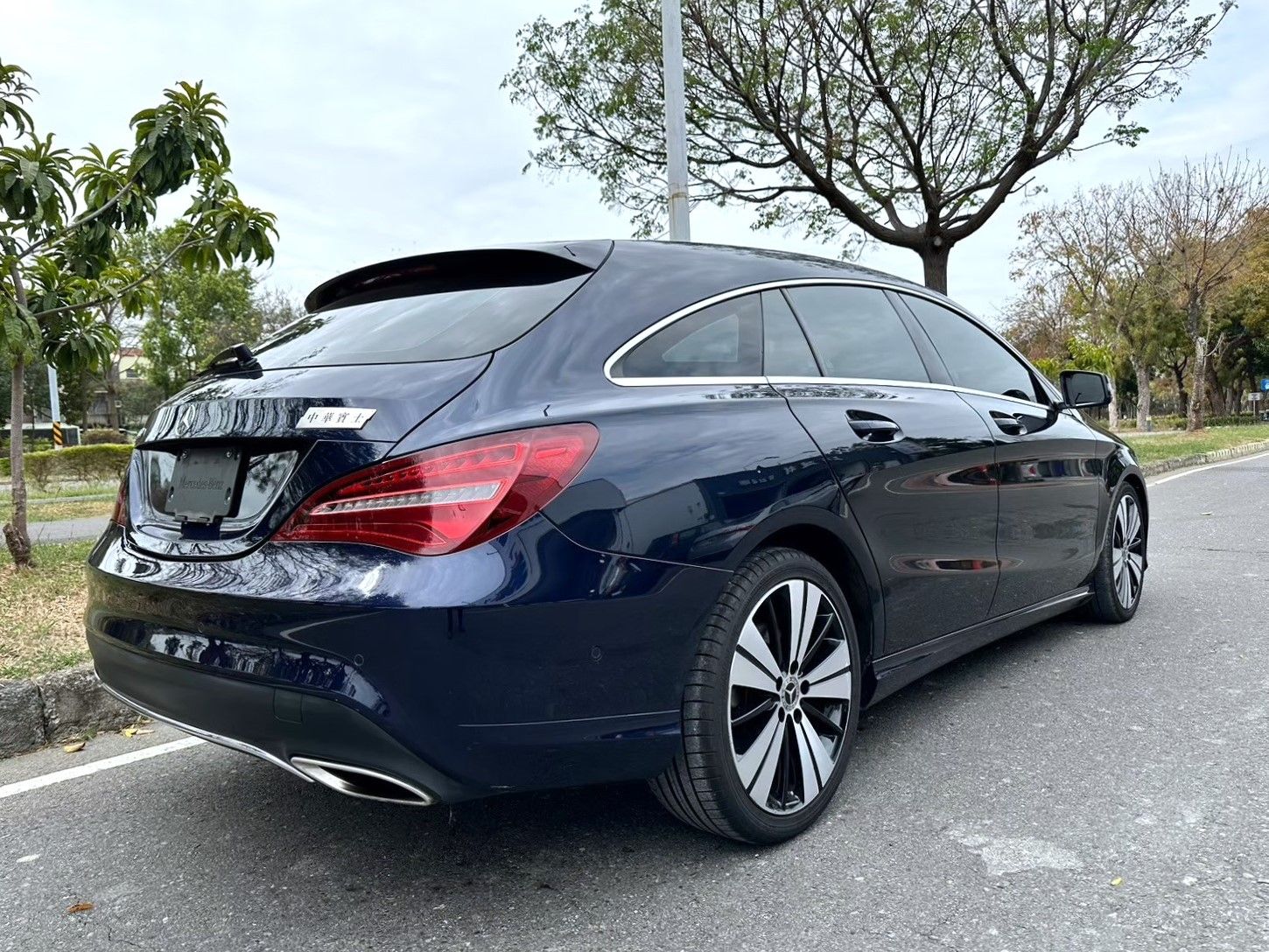 Mercedes-Benz CLA Shooting Brake 2018年二手車 89.8萬 嘉義縣-明山車業&德星貿易 | 8891汽車