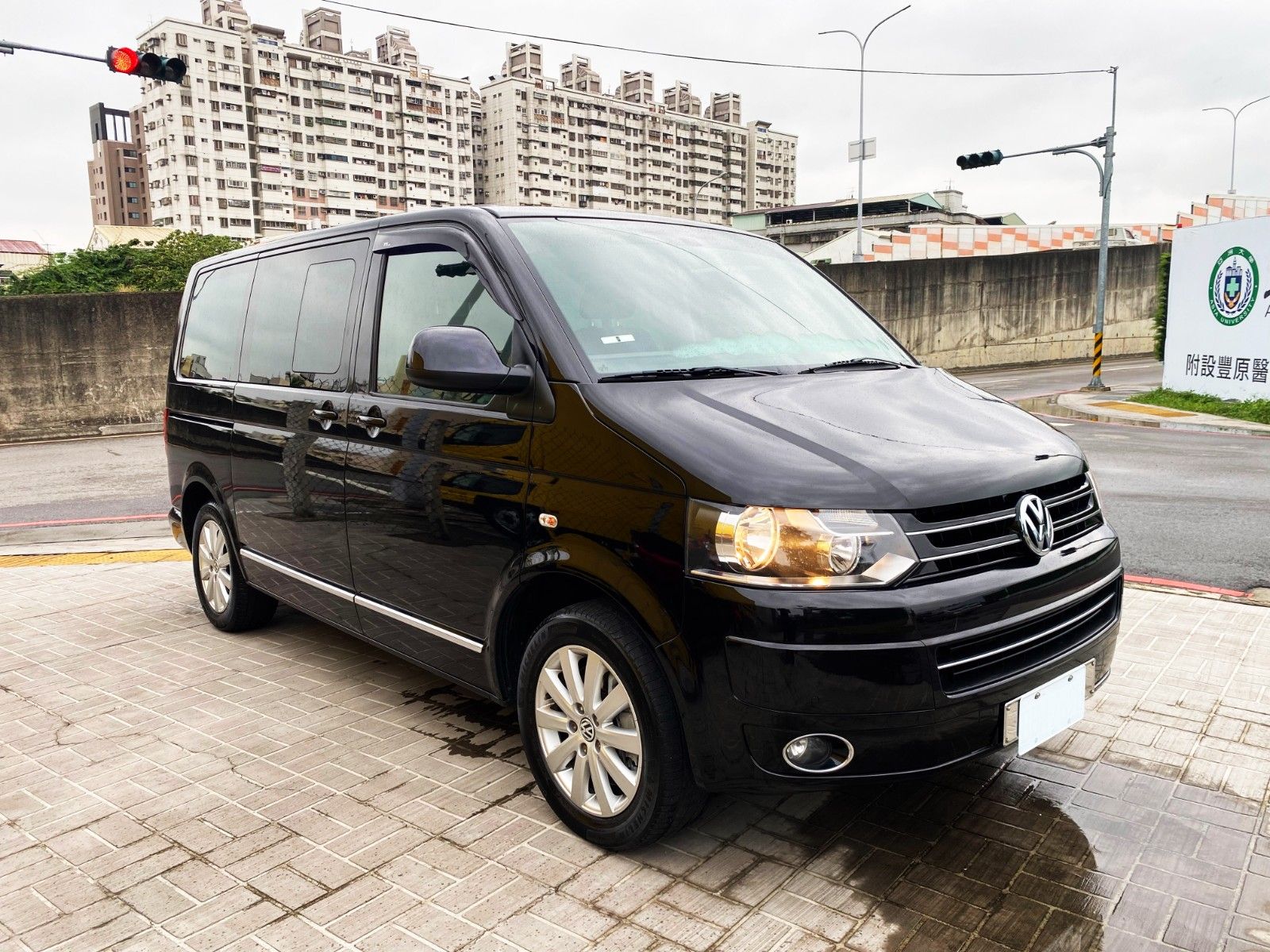Volkswagen T5 Multivan 2010年二手車 69.5萬 台中市-萊萊汽車 | 8891汽車