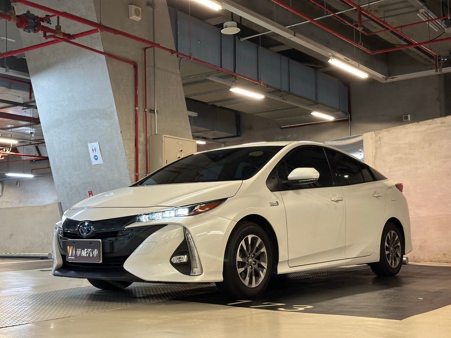 嚴選專區 - Toyota Prius PHV 2021年二手車 79.8萬 台北市-華威汽車 | 8891汽車