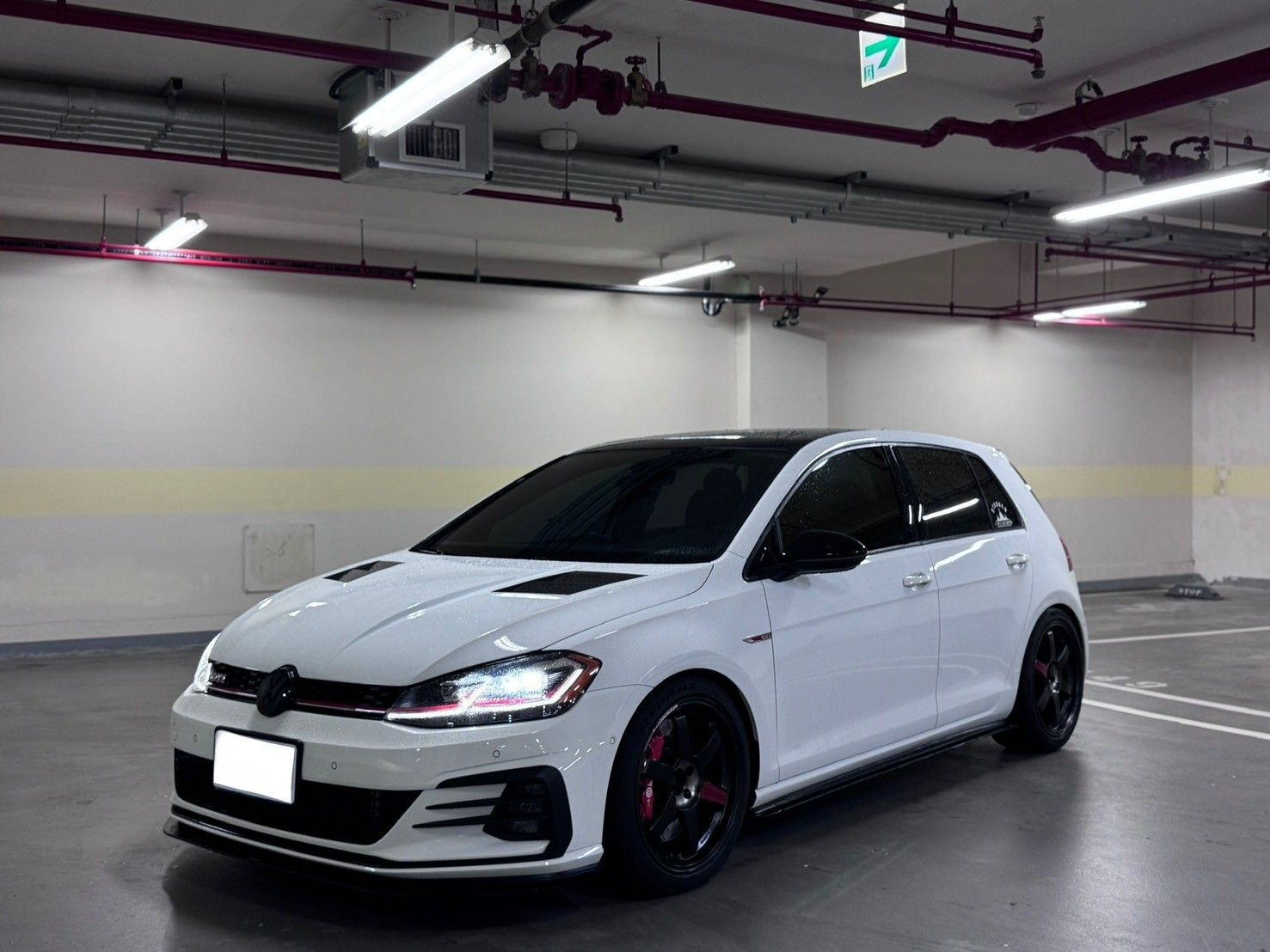 Volkswagen Golf GTI 2018年二手車 電洽 新北市-伍翔汽車 | 8891汽車