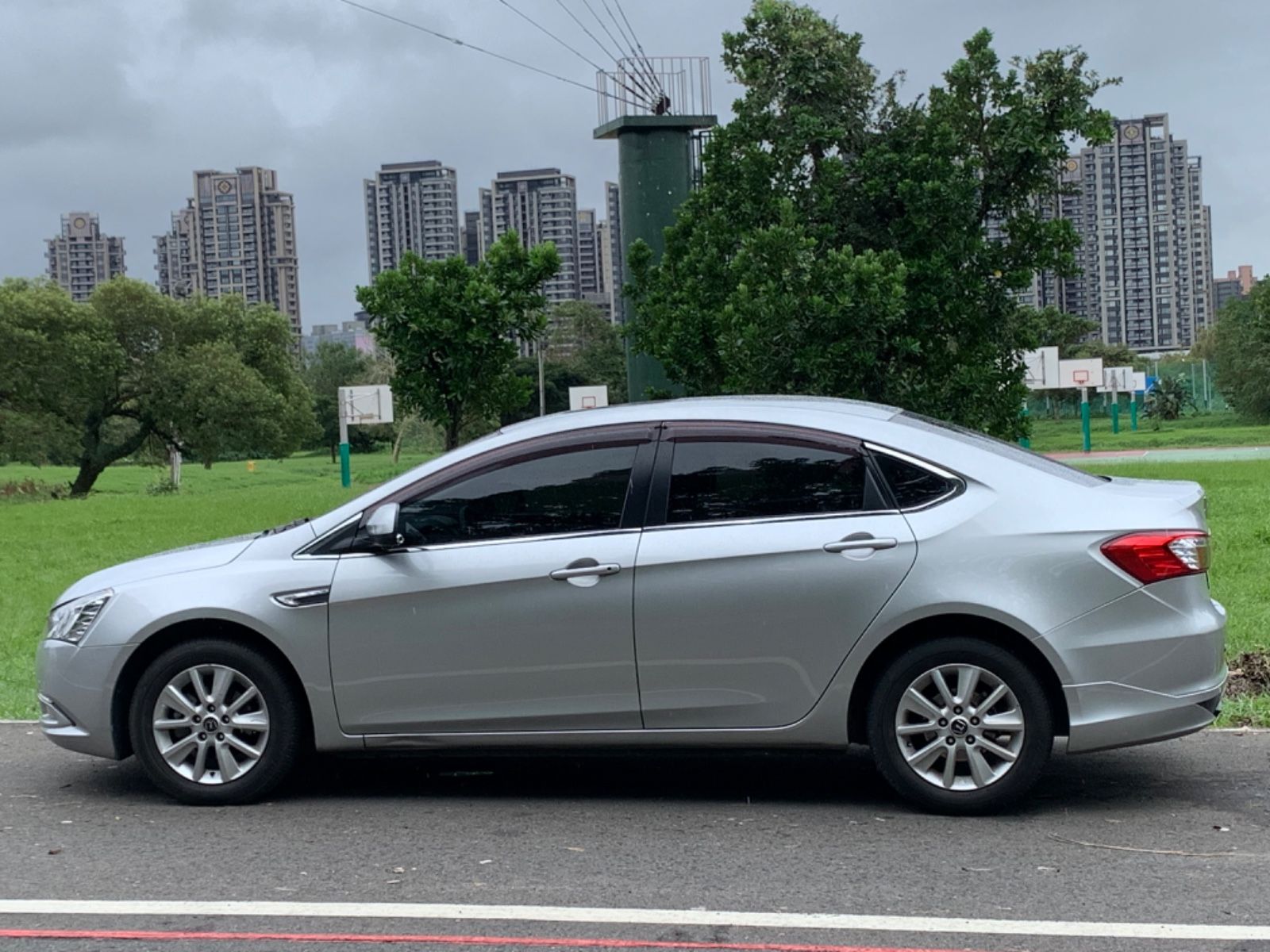 Luxgen 5 Sedan 2013年二手車 16.8萬 新北市- | 8891汽車