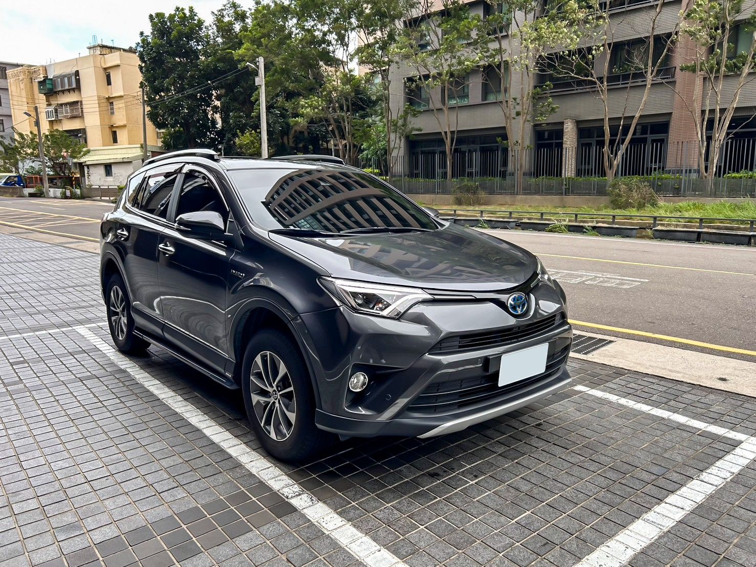 Toyota RAV4 2017年二手車 48.8萬 新竹市-經典汽車 | 8891汽車