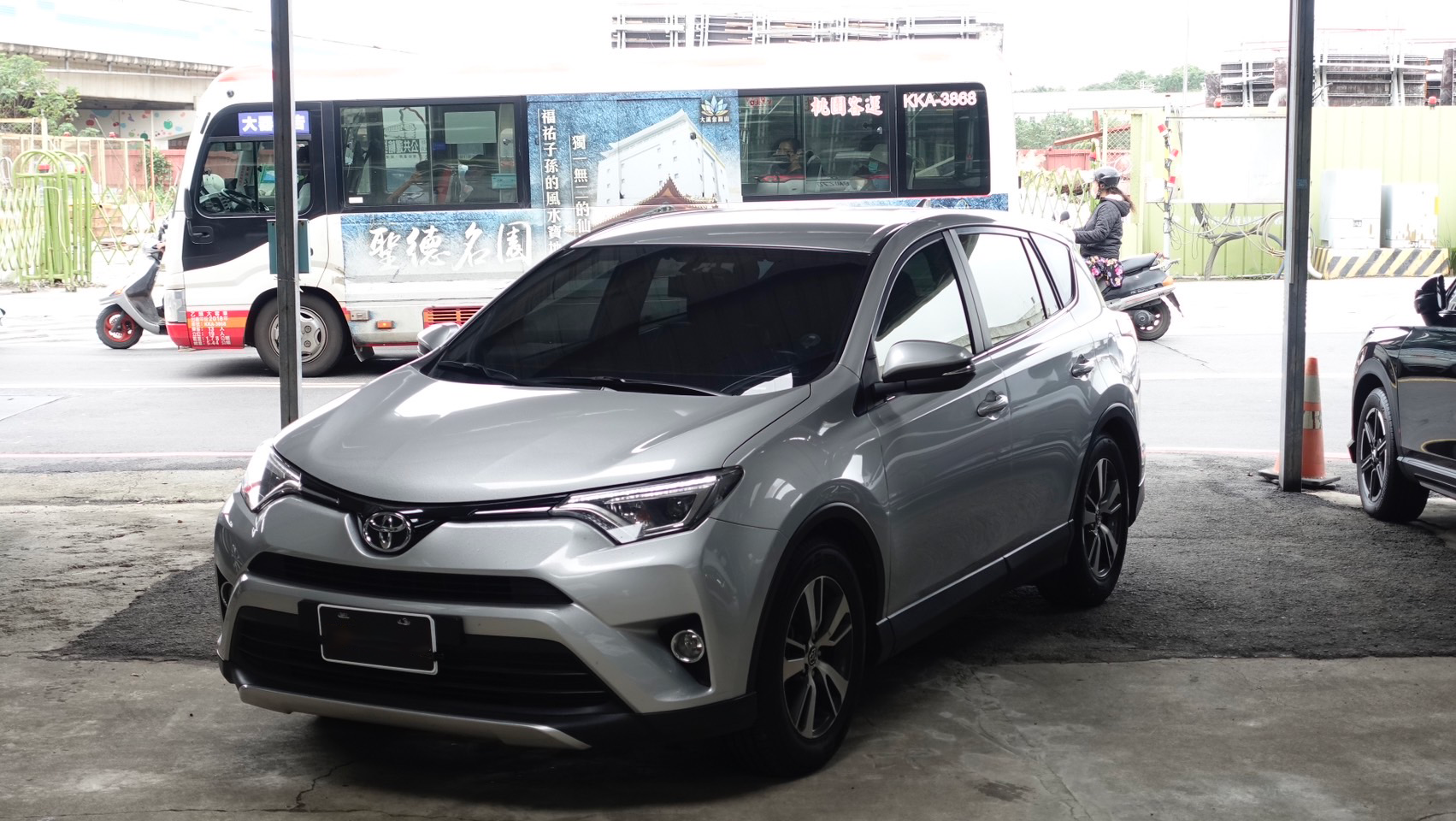 Toyota RAV4 2015年二手車 35.8萬 桃園市-豪邦車業 | 8891汽車