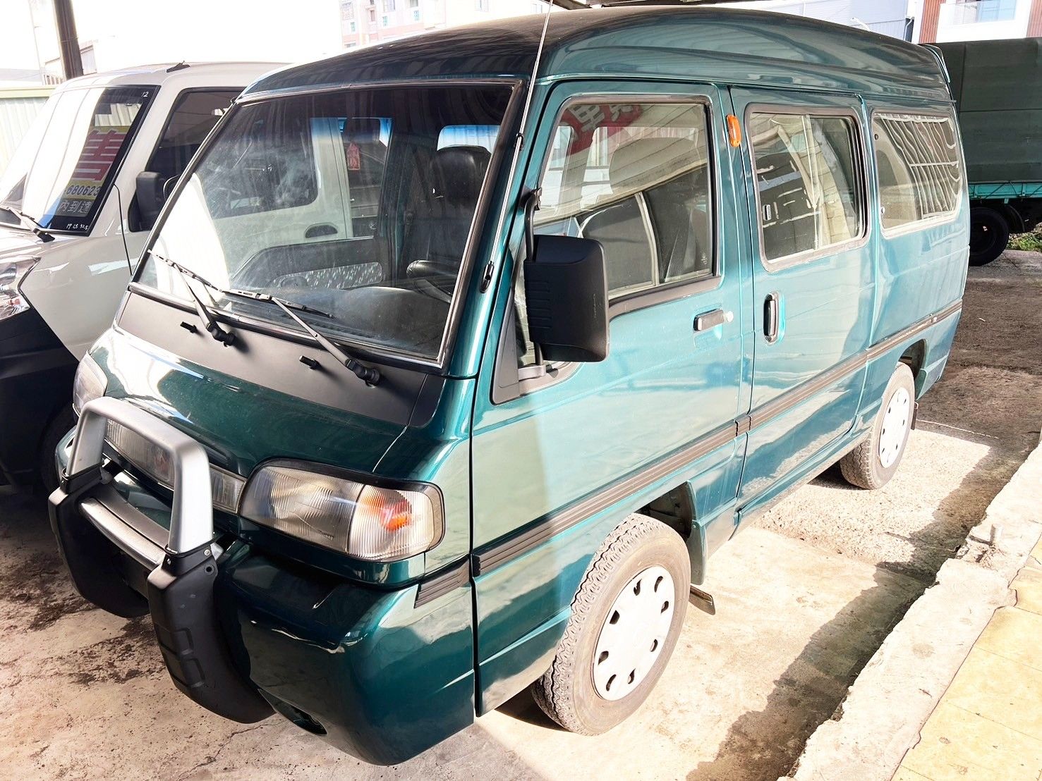 Mitsubishi Varica 1998年二手車 9.8萬 台南市-SAVE 鉦欣汽車 | 8891汽車