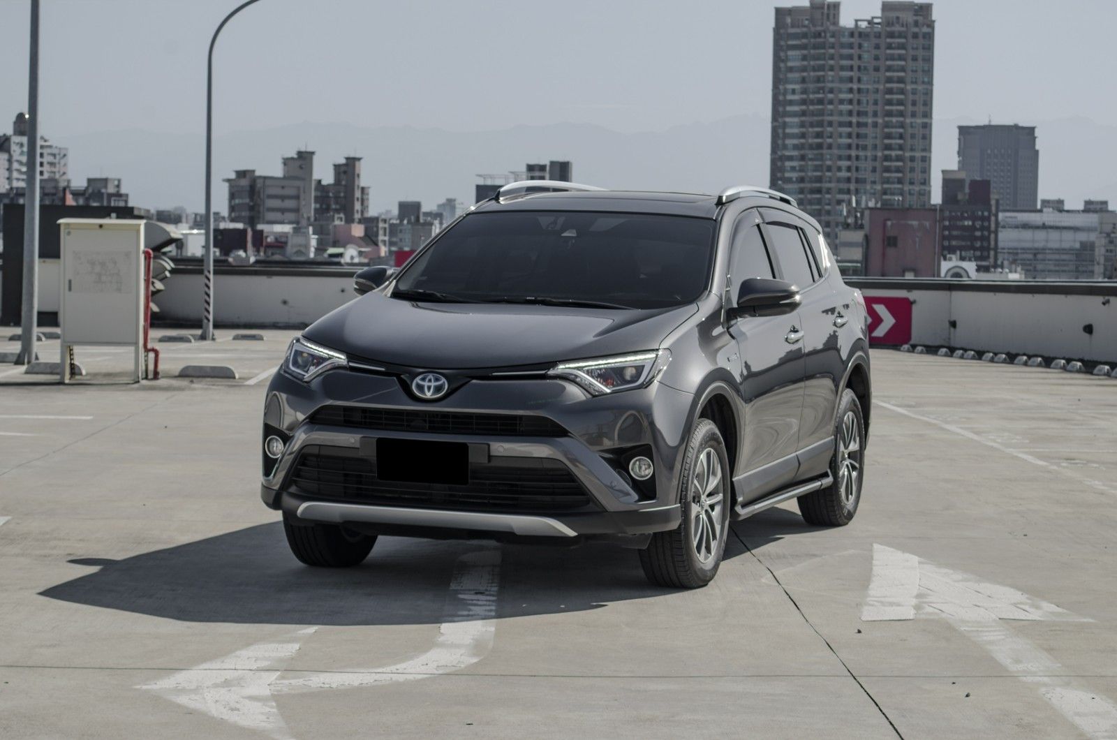 Toyota RAV4 2017年二手車 42.0萬 新竹市-一智車庫 | 8891汽車