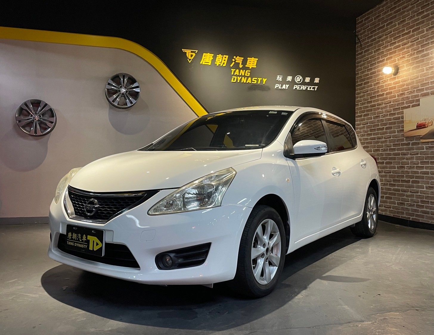 嚴選專區 - Nissan Tiida 5D 2013年二手車 20.8萬 台中市-玩美車業 | 8891汽車
