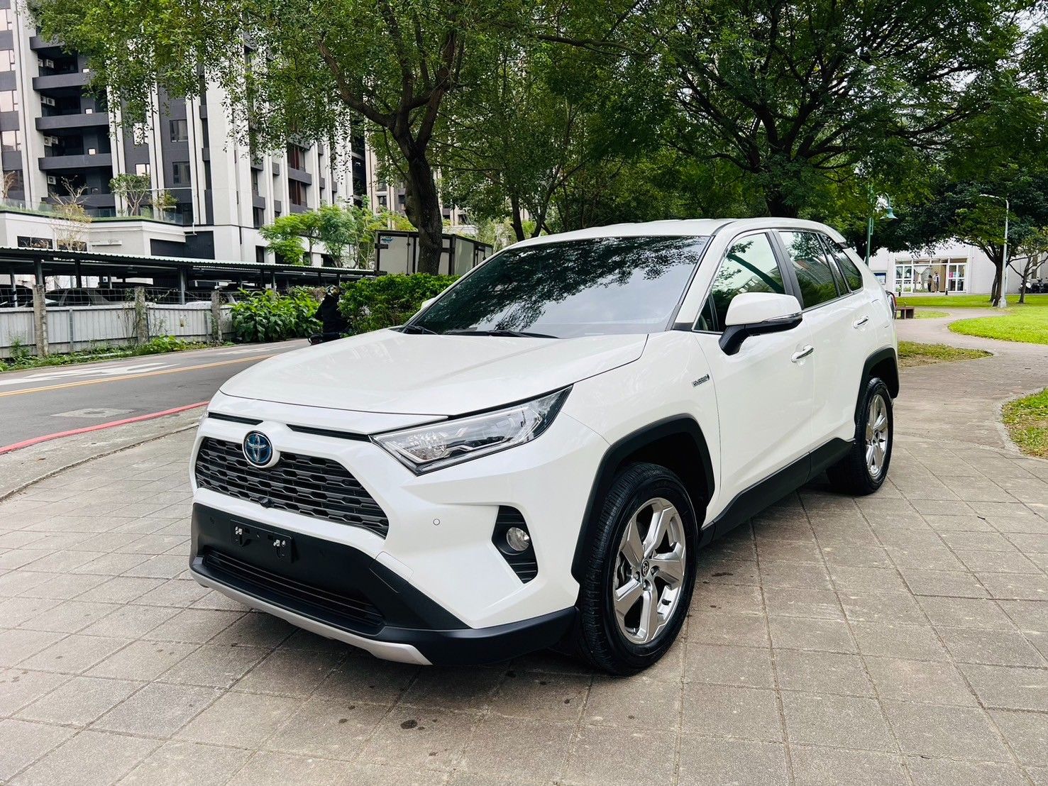 Toyota RAV4 2021年二手車 84.8萬 新北市-宜仁汽車 | 8891汽車