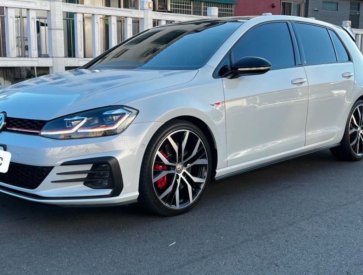 2018年 Volkswagen Golf 12萬公里|高雄市