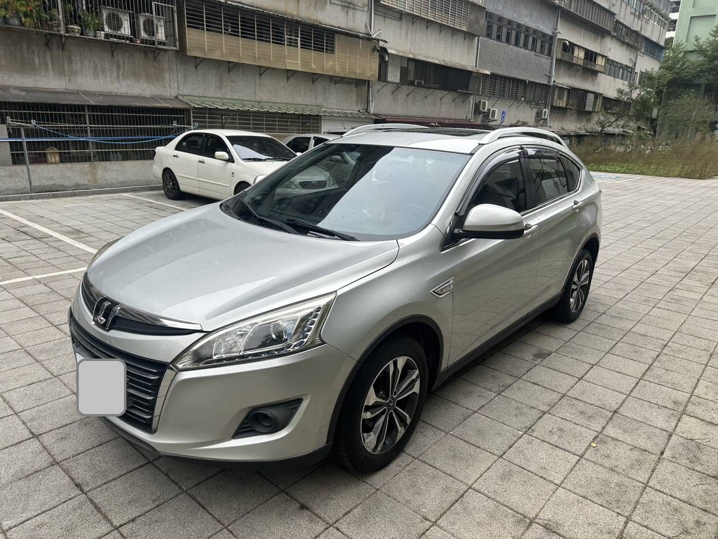 Luxgen U6 Turbo 2014年二手車 15.8萬 台北市-第一優質汽車 | 8891汽車