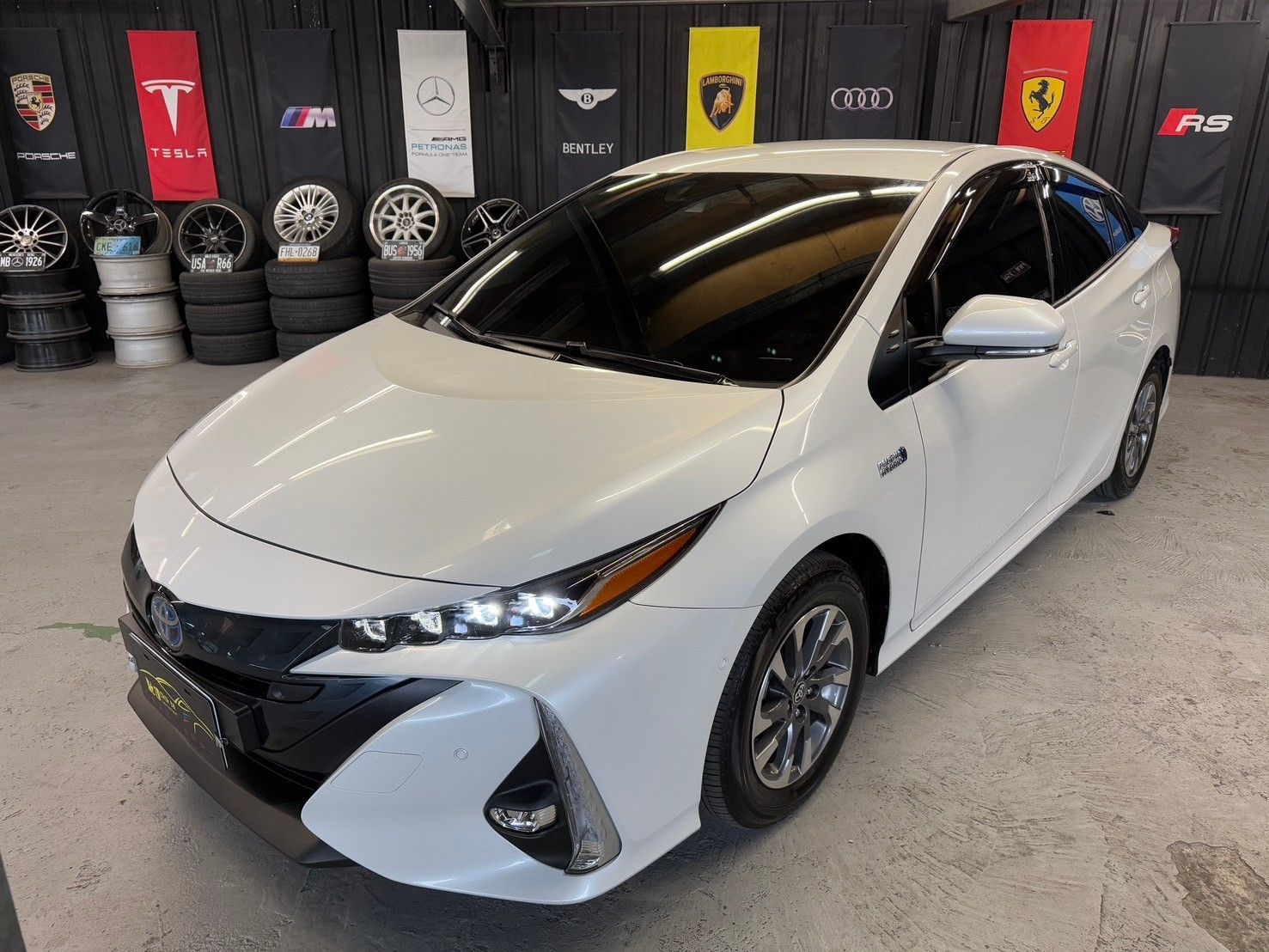 Toyota Prius PHV 2023年二手車 79.8萬 新北市-馳達國際 | 8891汽車