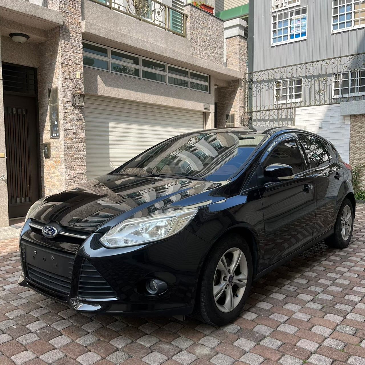 Ford Focus 5D 2013年二手車 18.8萬 台南市-SUM三立國際汽車 | 8891汽車