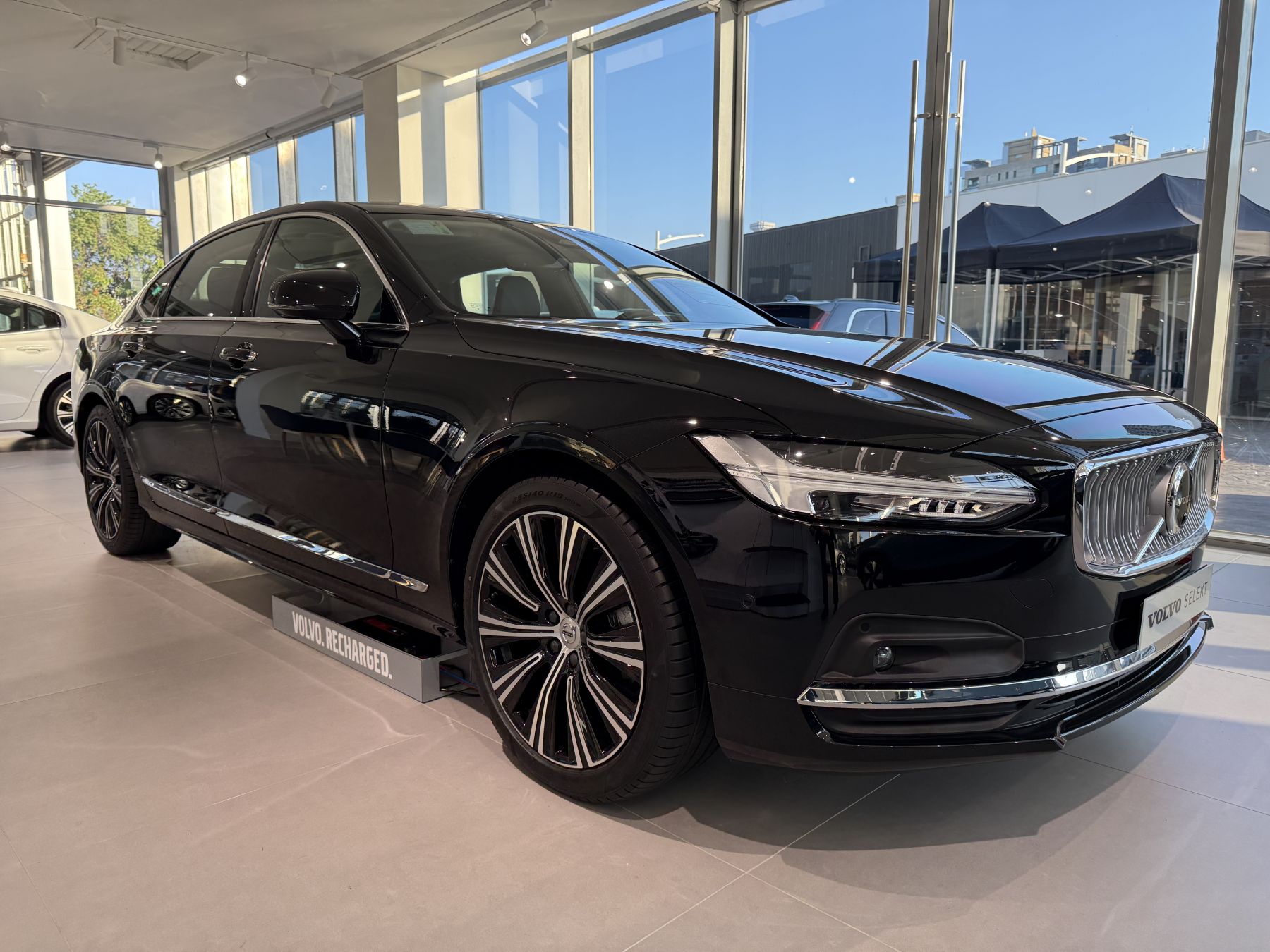 Volvo S90 2023年二手車 電洽 新北市-Volvo凱銳認證車 | 8891汽車