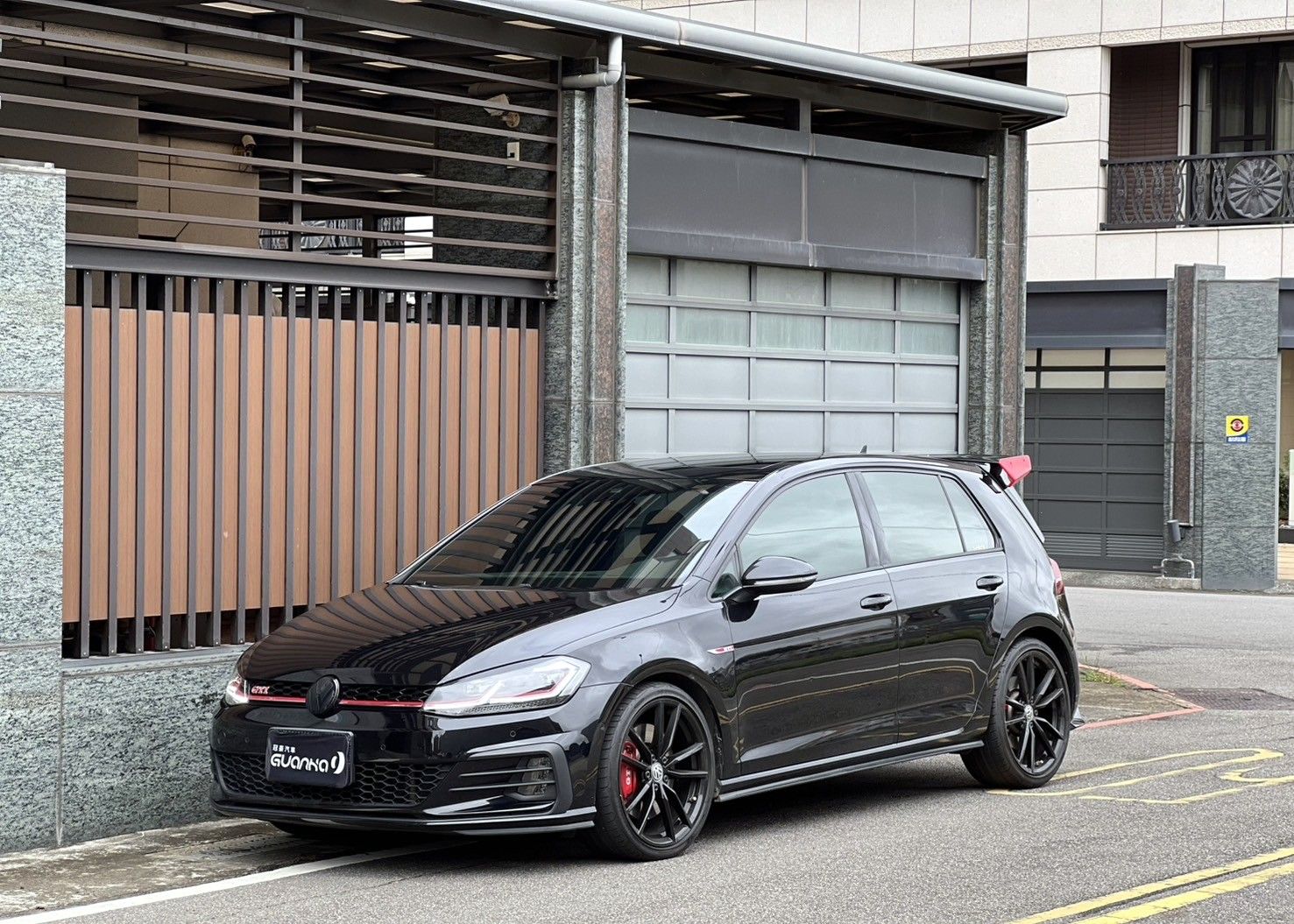 Volkswagen Golf GTI 2018年二手車 89.8萬 桃園市-冠豪汽車 | 8891汽車