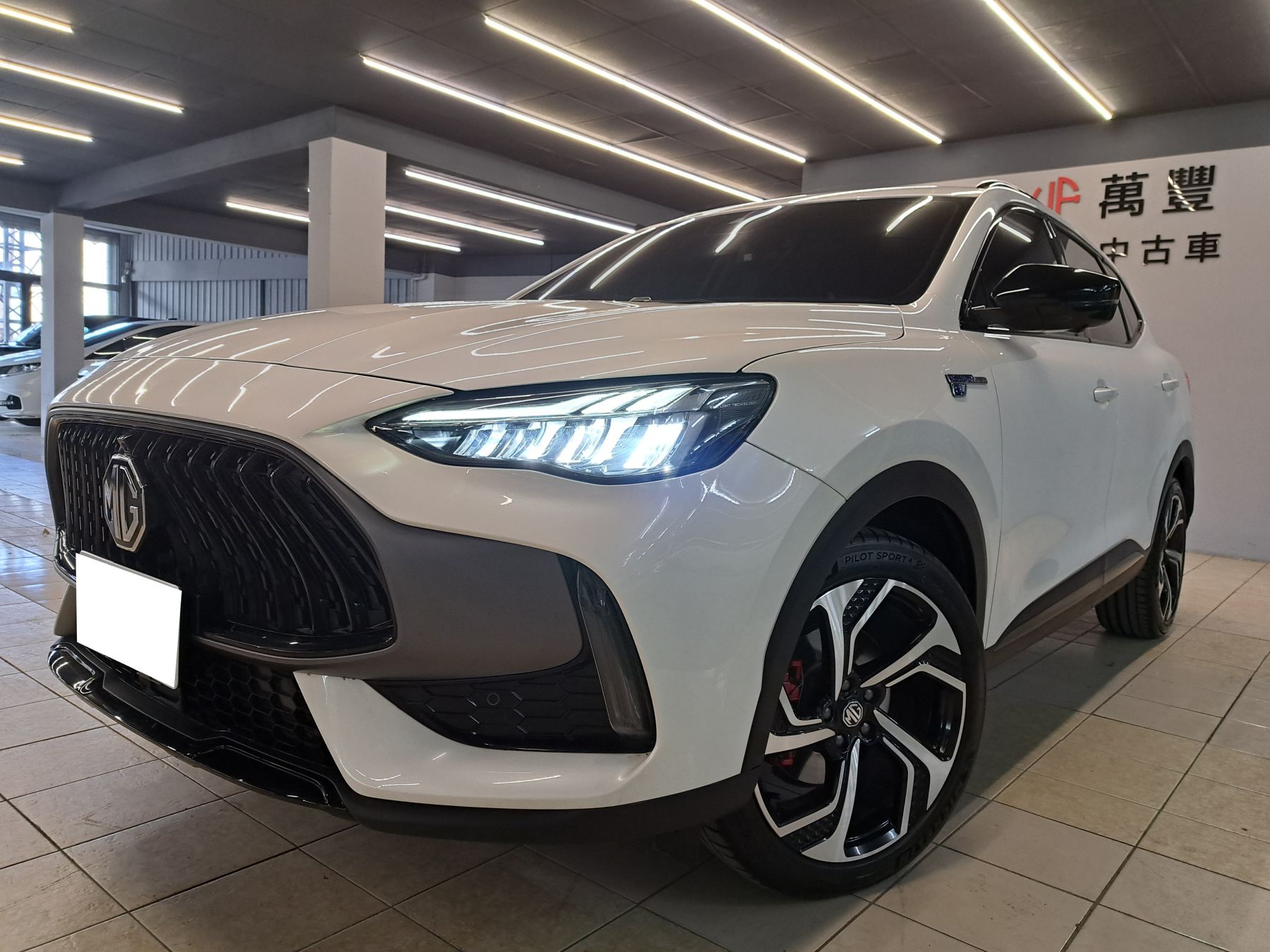 MG HS PHEV 2024年二手車 88.0萬 台中市-萬豐汽車 | 8891汽車