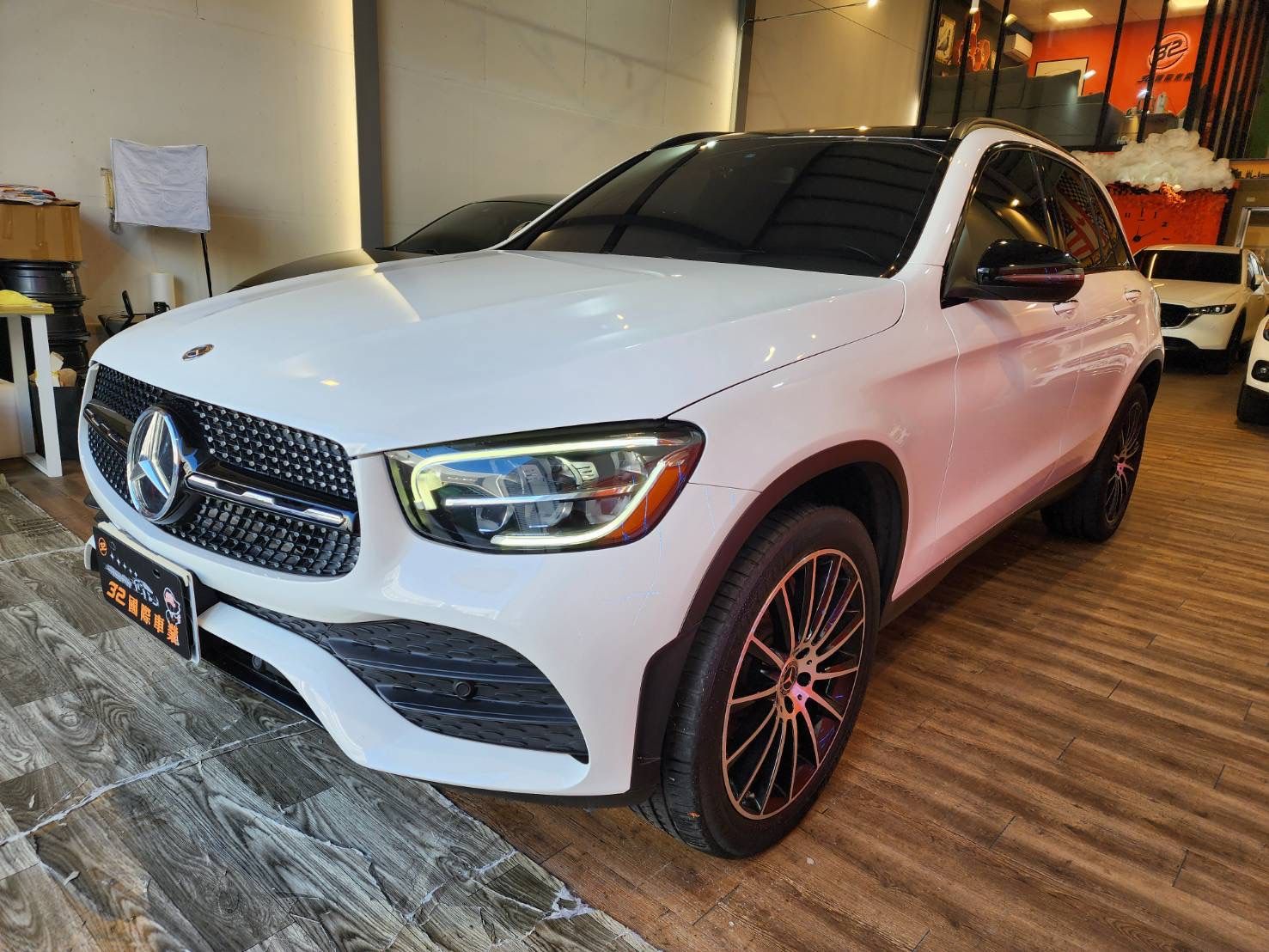 Mercedes-Benz GLC 2020年二手車 176.0萬 台南市-32國際車業 | 8891汽車