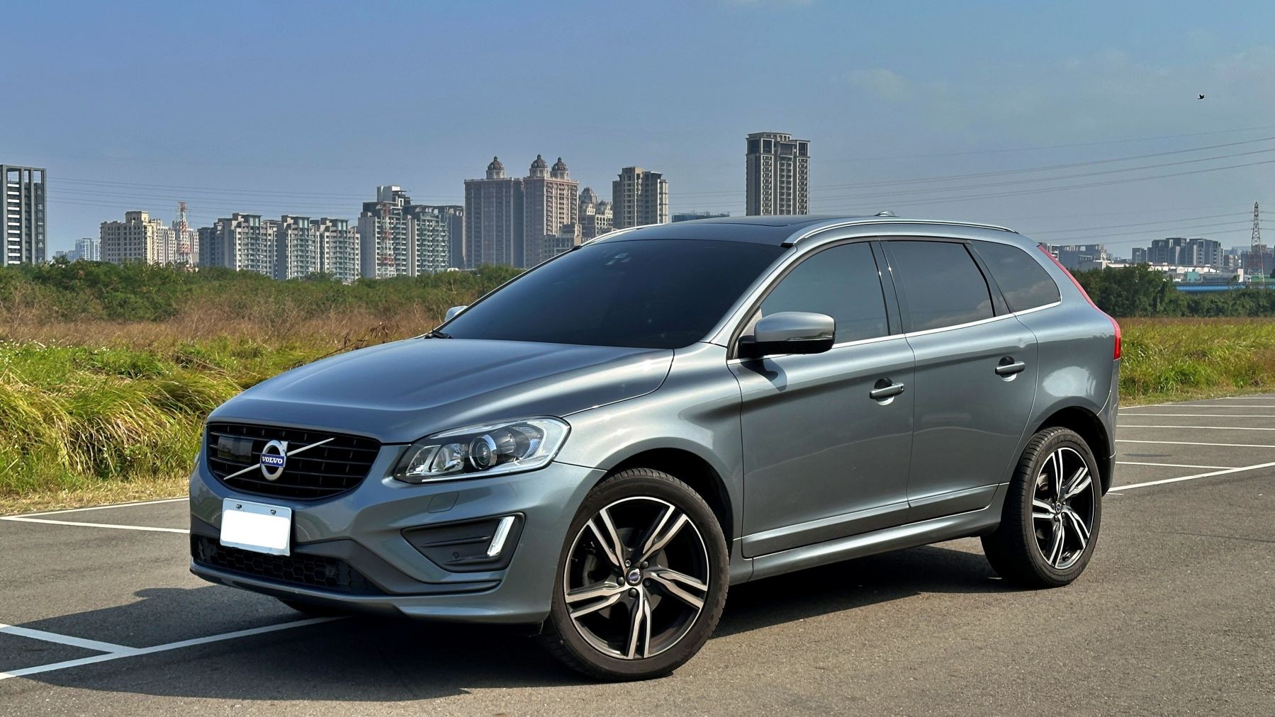 Volvo XC60 2017年二手車 58.8萬 新竹市-易賀汽車(阿鏵) | 8891汽車