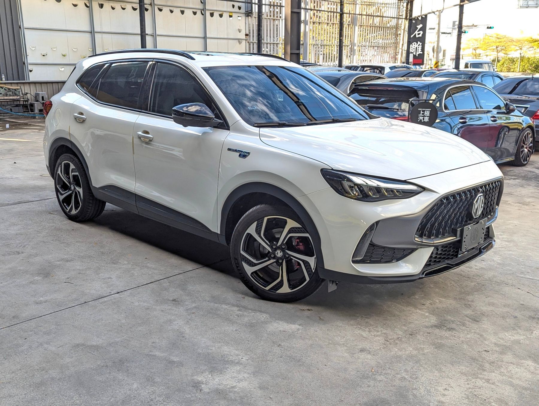 嚴選專區 - MG HS PHEV 2023年二手車 86.8萬 台中市-上極汽車 | 8891汽車