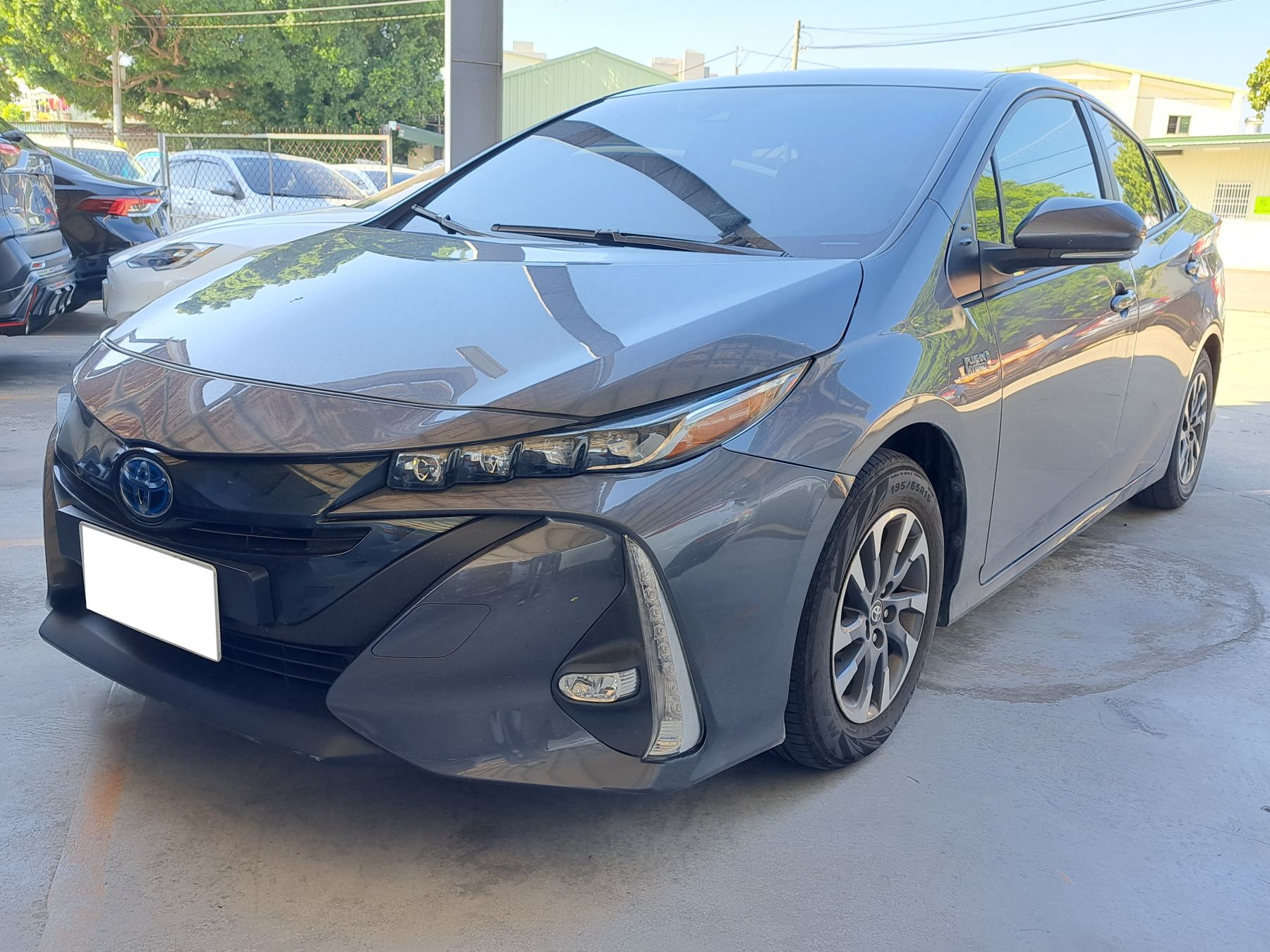 Toyota Prius PHV 2022年二手車 65.8萬 台中市-萬豐汽車 | 8891汽車