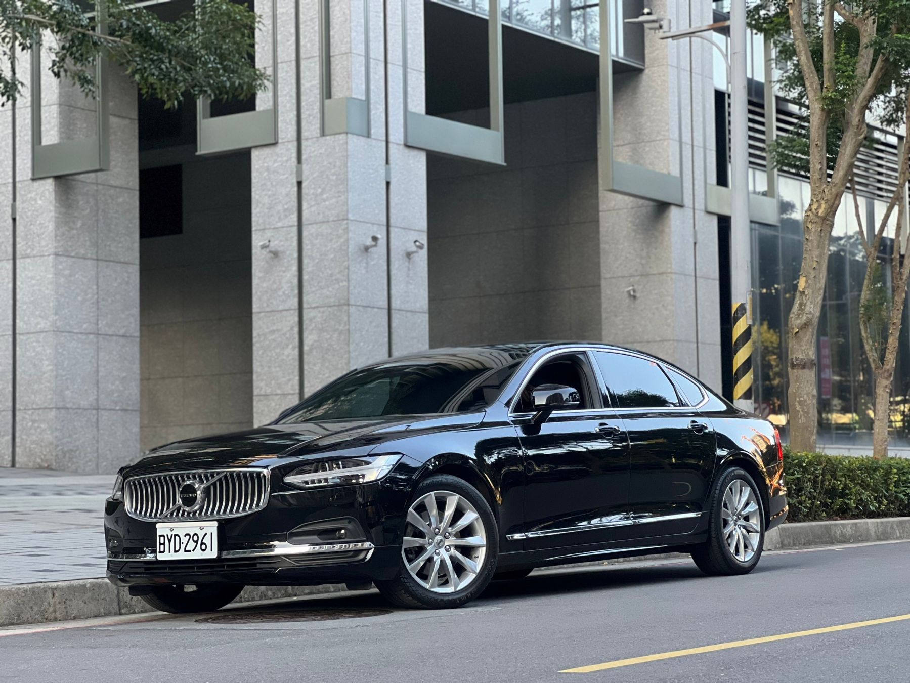 Volvo S90 2021年二手車 79.8萬 桃園市-弘達國際桃園店 | 8891汽車
