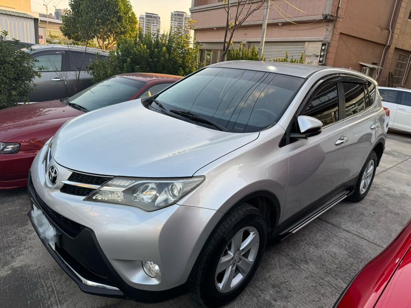 Toyota RAV4 2014年二手車 38.8萬 桃園市-銳爾國際汽車 | 8891汽車