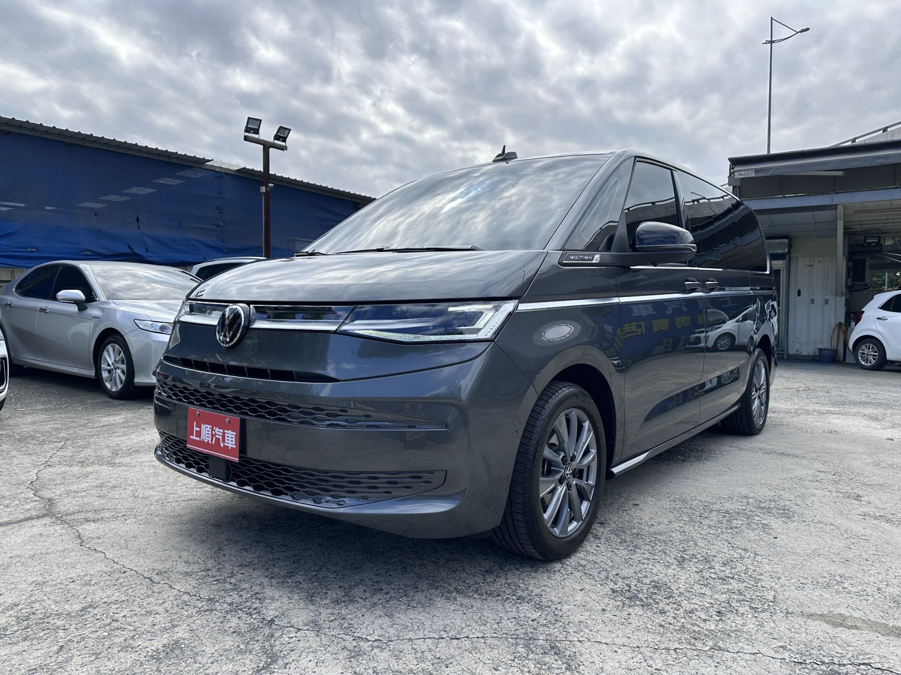 嚴選專區 - Volkswagen T7 Multivan 2024年二手車 213.8萬 台北市-上順汽車 | 8891汽車