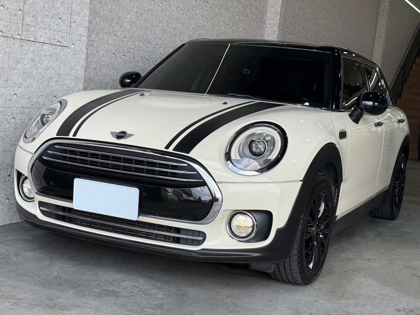 Mini Clubman 2017年二手車 58.8萬 台中市-展呈國際車業 | 8891汽車