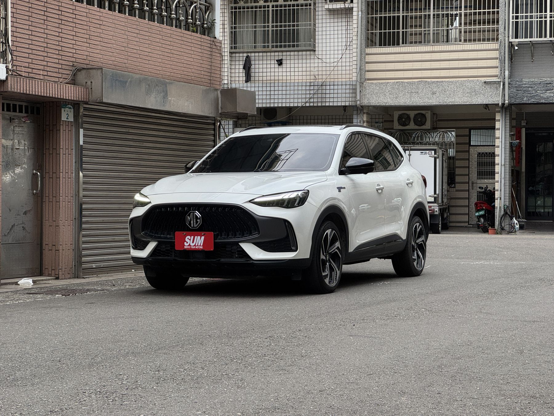 嚴選專區 - MG HS PHEV 2023年二手車 83.8萬 高雄市-SUM五甲汽車模範店 | 8891汽車