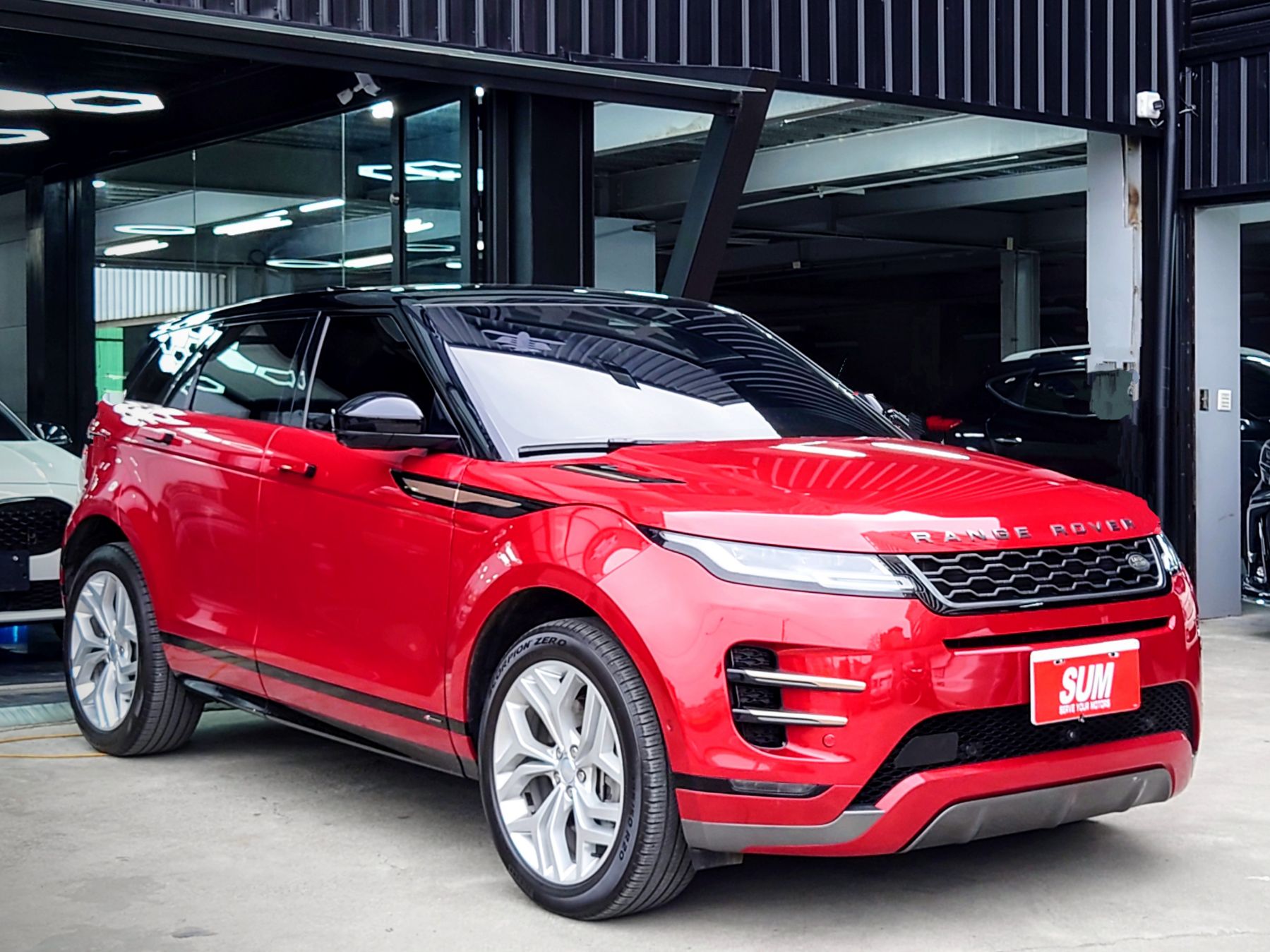 Land Rover Range Rover Evoque 2021年二手車 126.8萬 高雄市-鴻齊汽車 SUM | 8891汽車