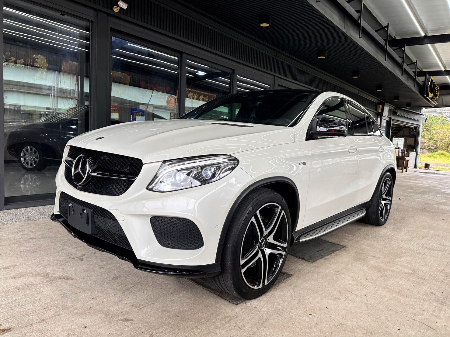 Mercedes-Benz GLE Coupe 2017年二手車 168.0萬 桃園市-忠信OUTLET汽車 | 8891汽車