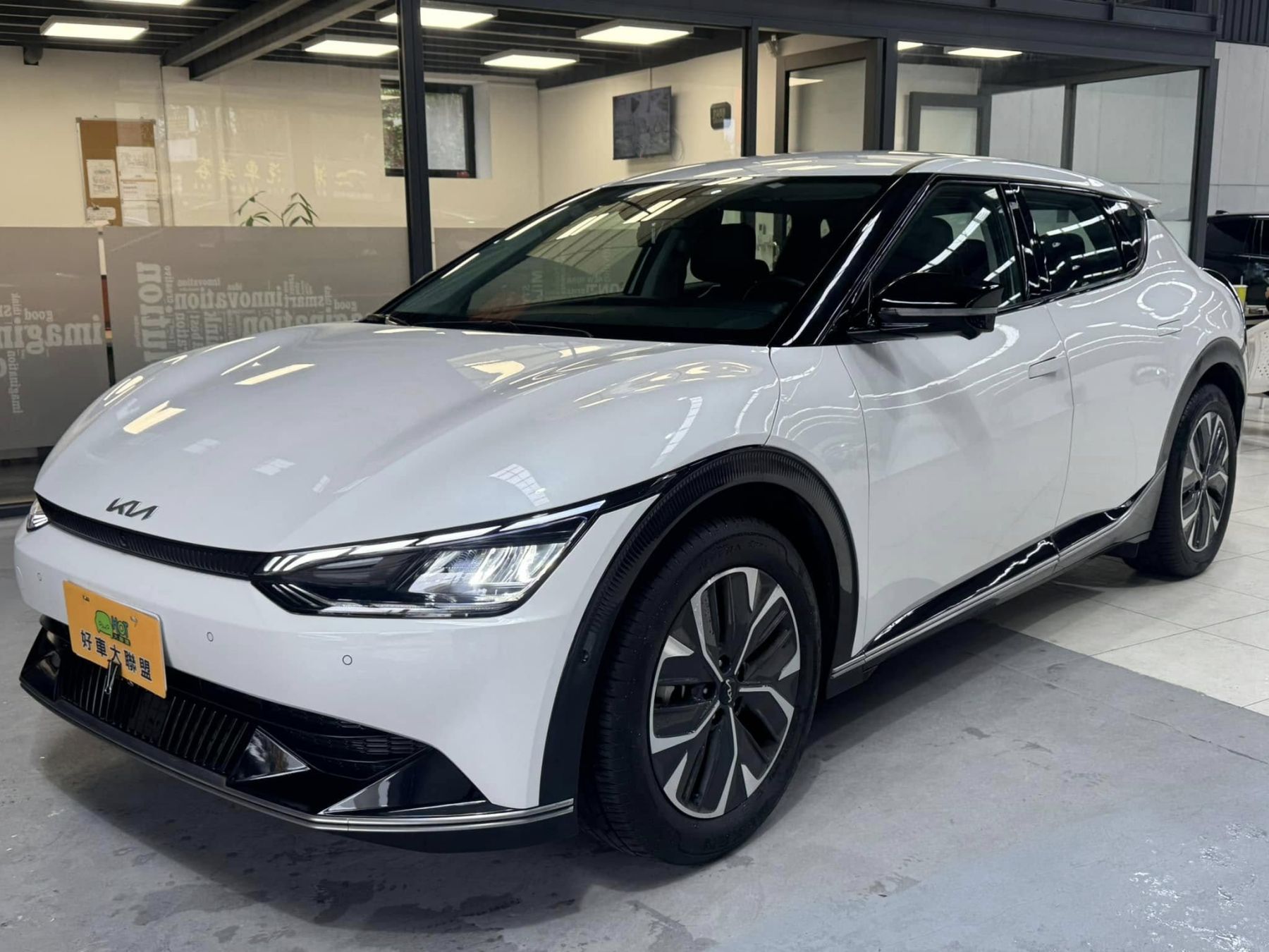 Kia EV6 2024年二手車 電洽 桃園市-小欣 中古車 | 8891汽車