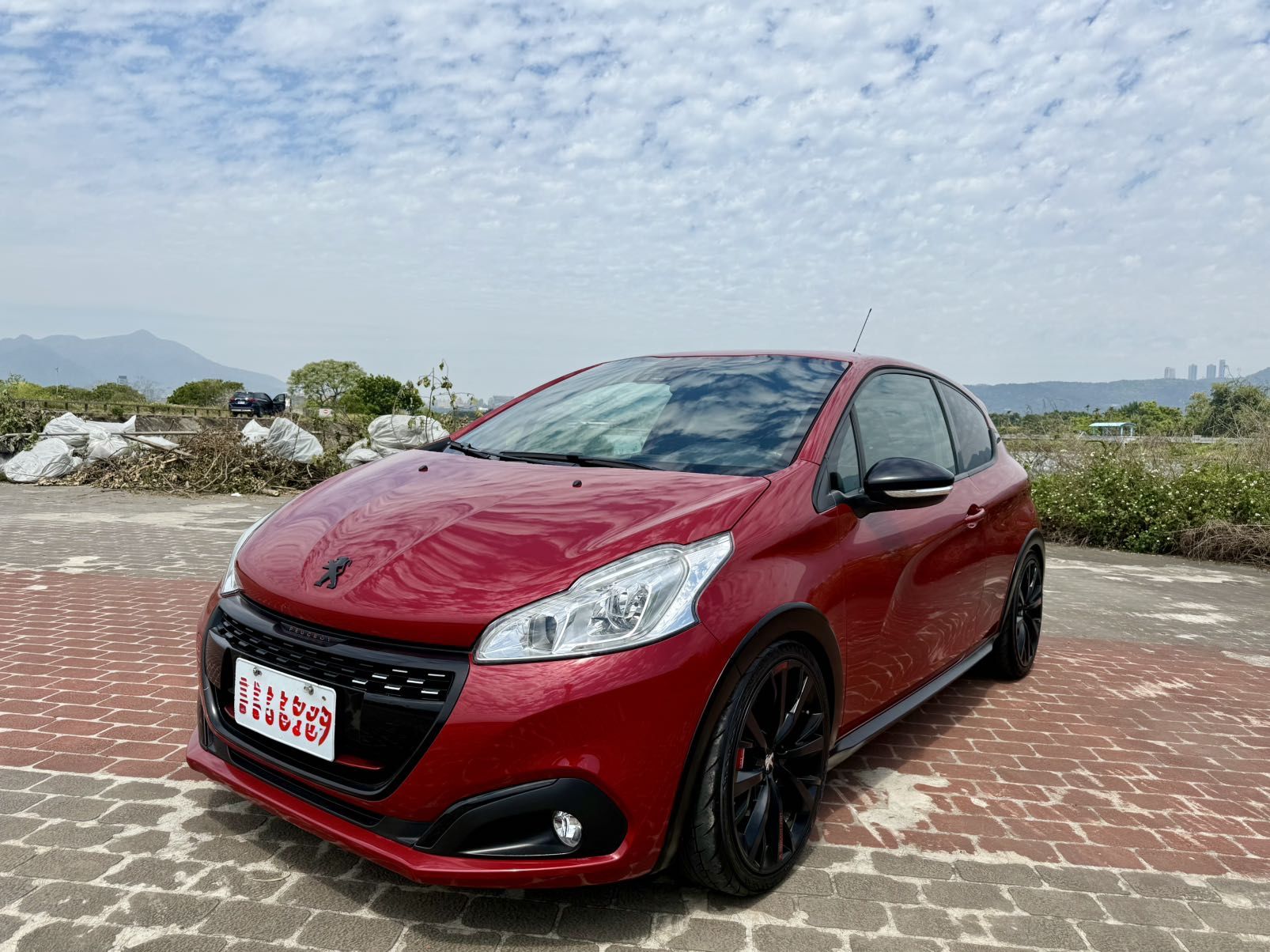 Peugeot 208 GTi 2015年二手車 59.8萬 台北市-協益國際 | 8891汽車