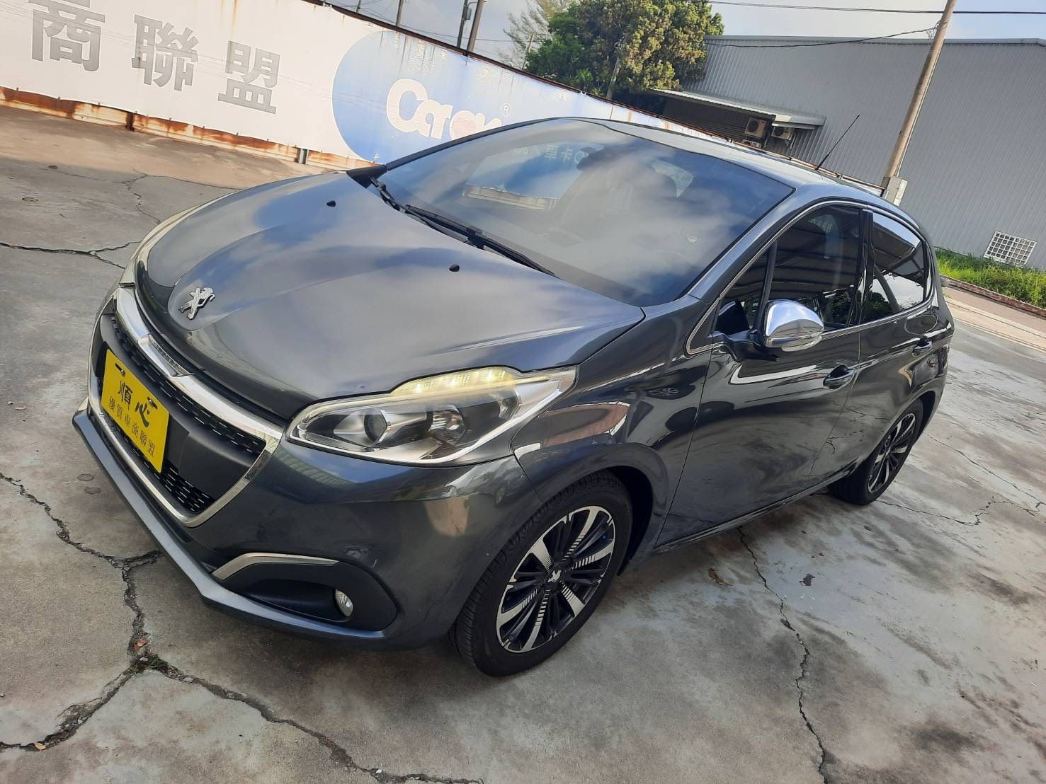 Peugeot 208 2016年二手車 13.8萬 台南市-86森揚汽車 | 8891汽車