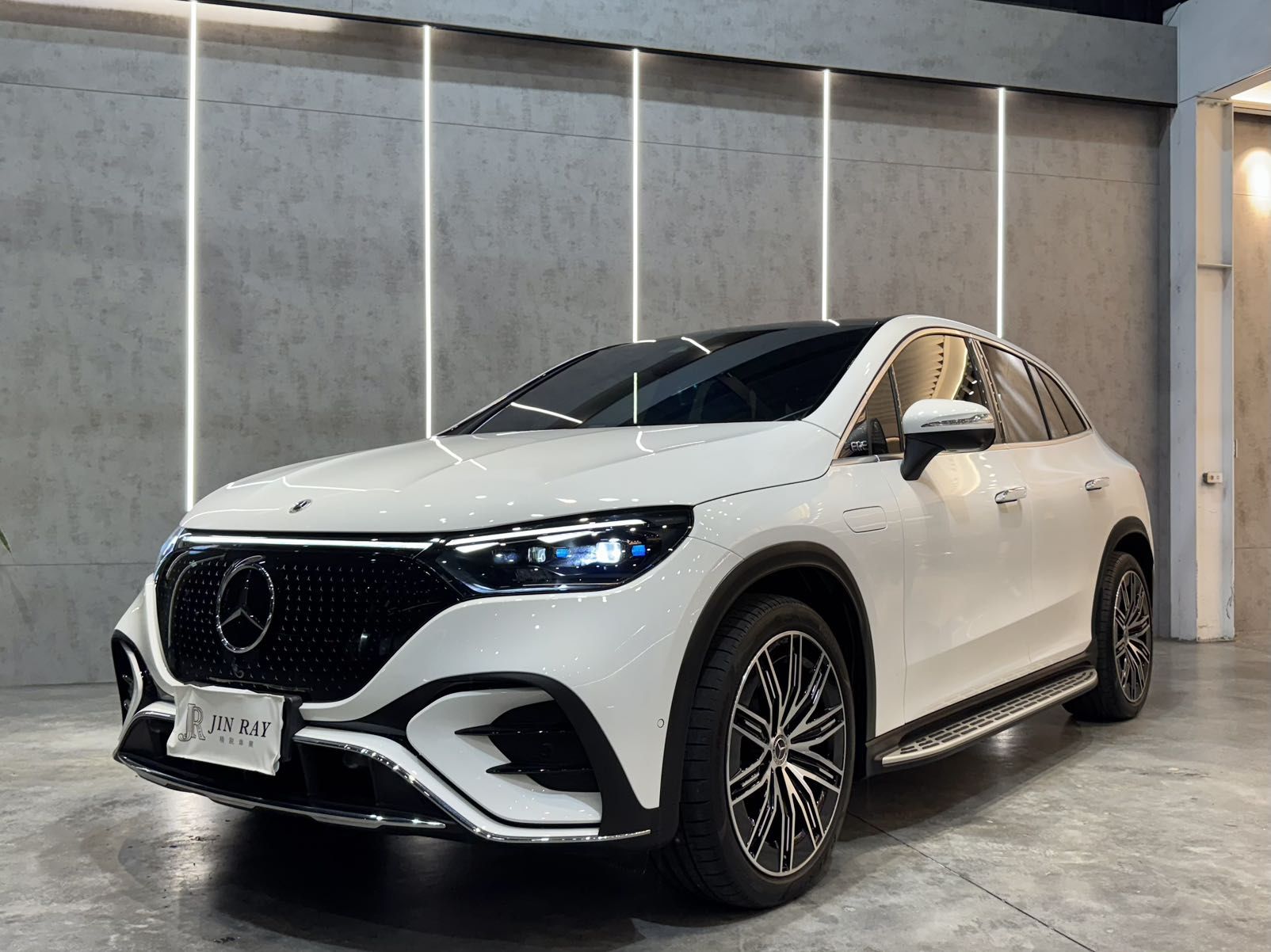 Mercedes-Benz EQE SUV 2023年二手車 278.0萬 台中市-精銳車業 弄車庫 | 8891汽車