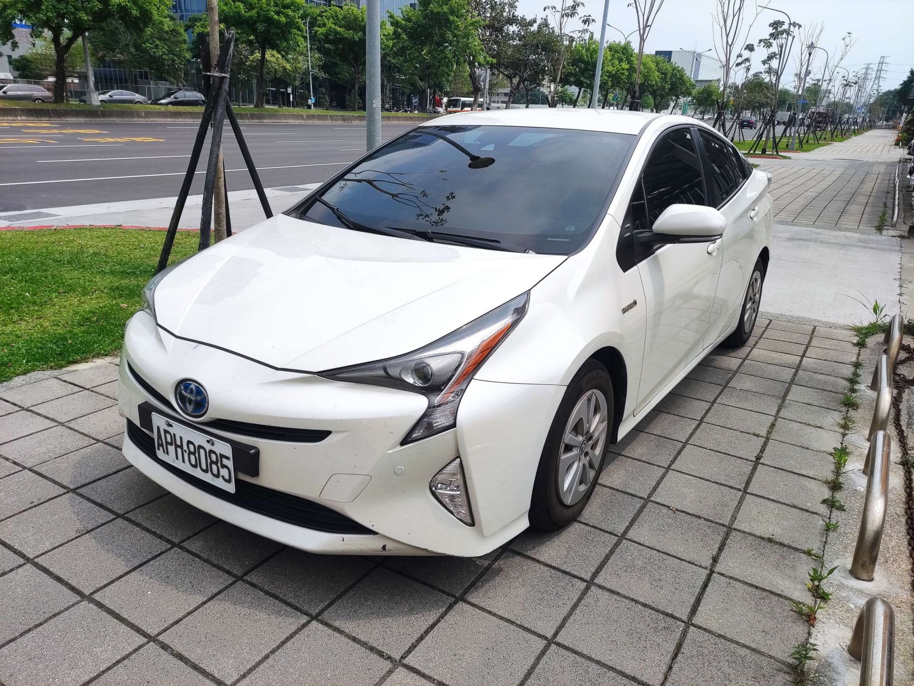 Toyota Prius 2016年二手車 35.8萬 台北市-信昇汽車商行 | 8891汽車