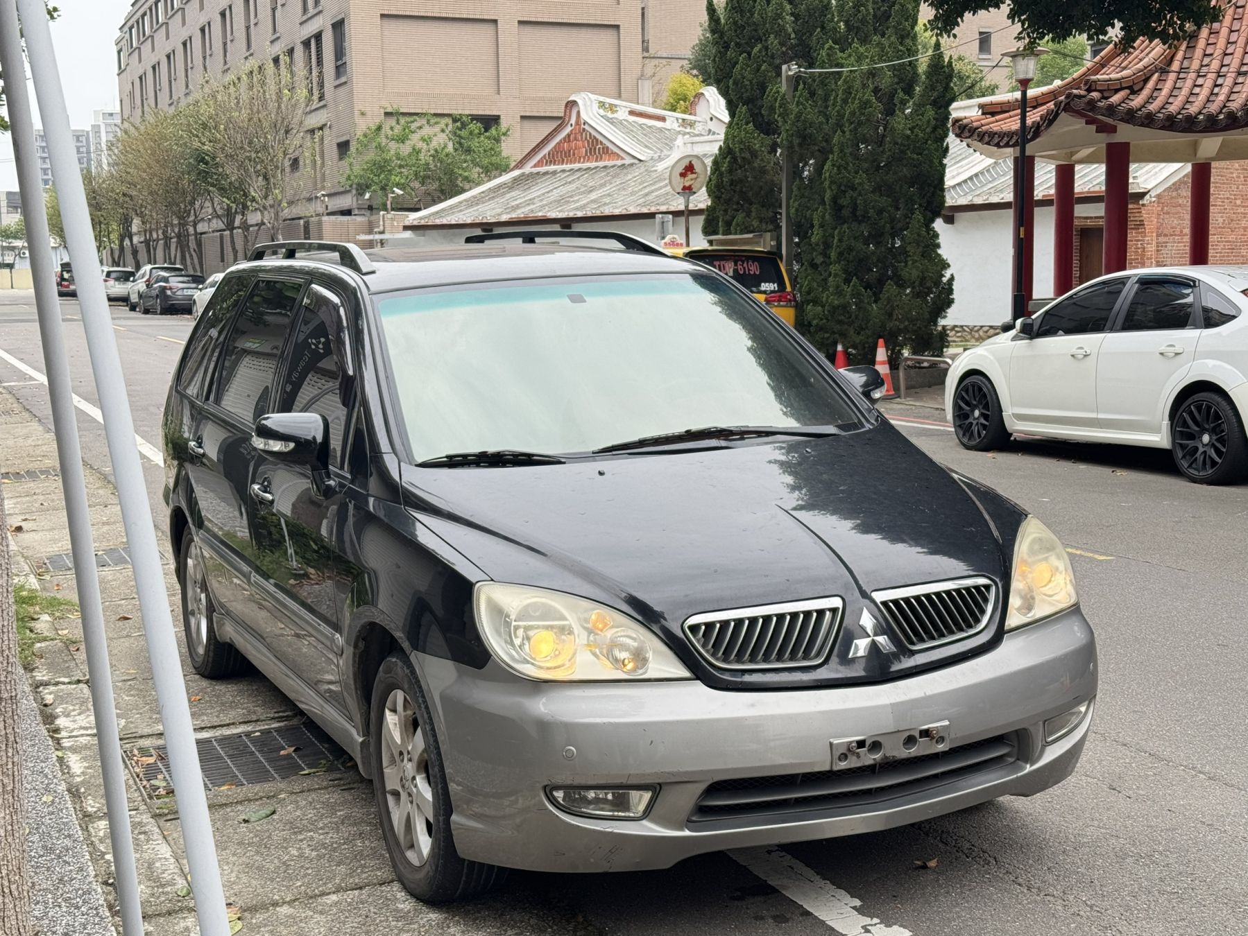 Mitsubishi Savrin 2004年二手車 5.6萬 桃園市-打九折汽車專賣店 | 8891汽車