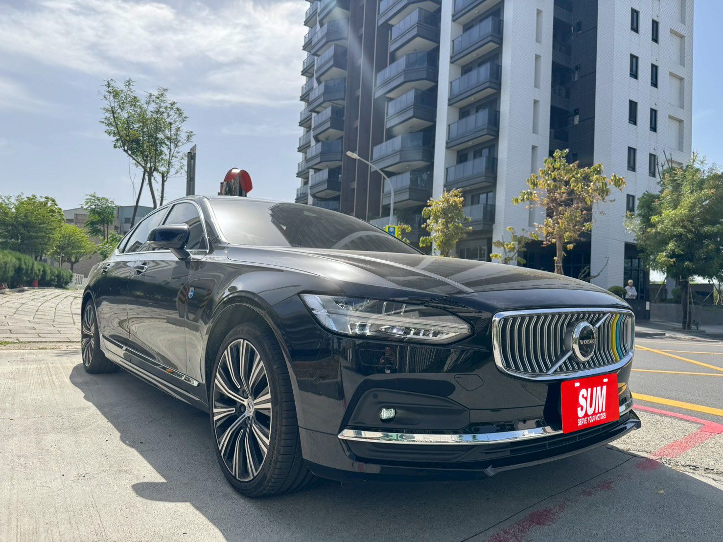 Volvo S90 2021年二手車 125.8萬 屏東縣-SUM大高屏汽車 | 8891汽車