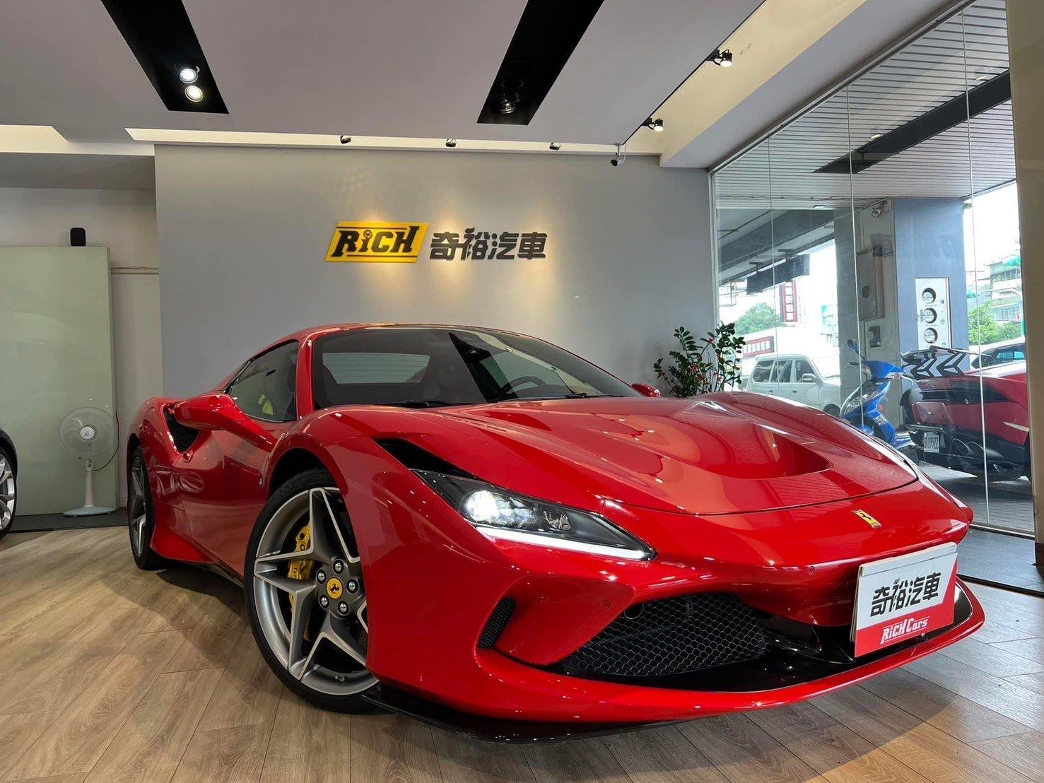 Ferrari F8 Tributo 2020年二手車 電洽 台北市-奇裕汽車RiCH | 8891汽車
