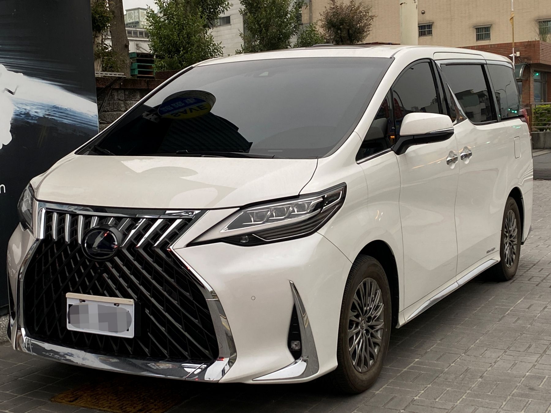 Lexus LM 2022年二手車 258.0萬 新北市-秉誠車業 | 8891汽車