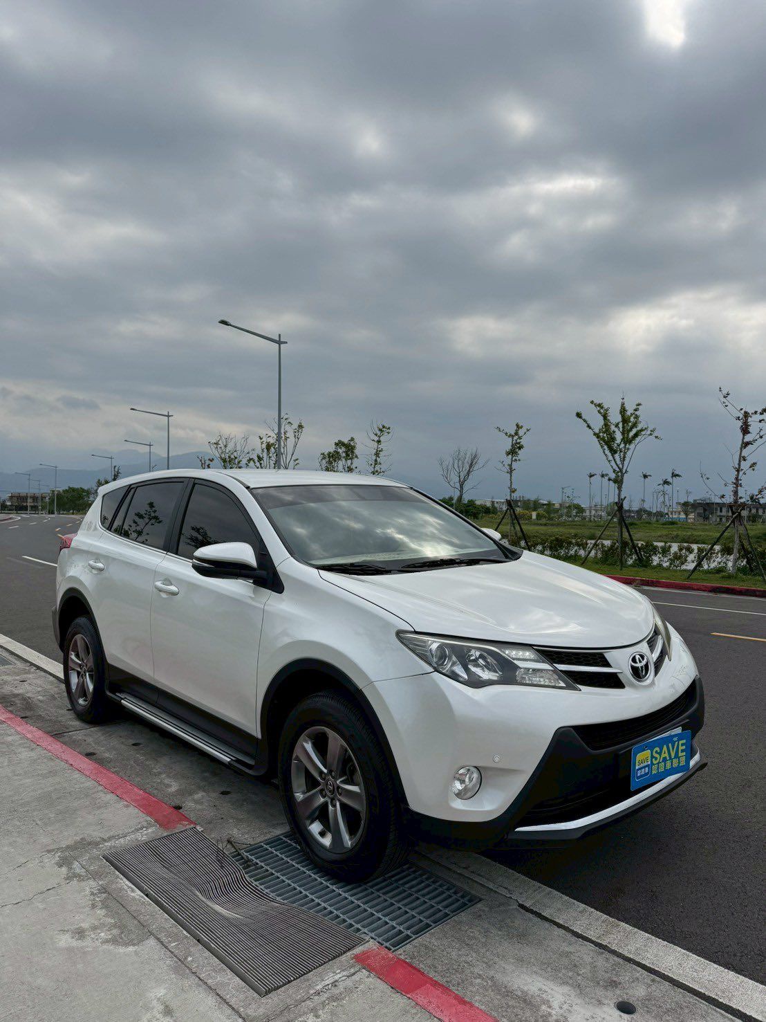 Toyota RAV4 2014年二手車 31.8萬 宜蘭縣-杰升車業 | 8891汽車