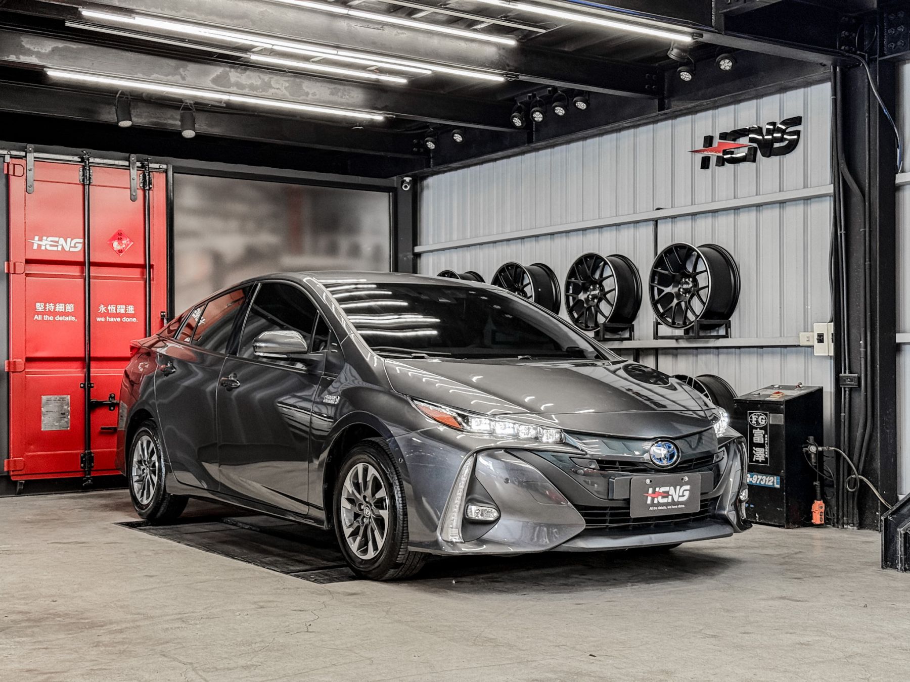 嚴選專區 - Toyota Prius PHV 2022年二手車 77.8萬 高雄市-恆躍汽車有限公司 | 8891汽車