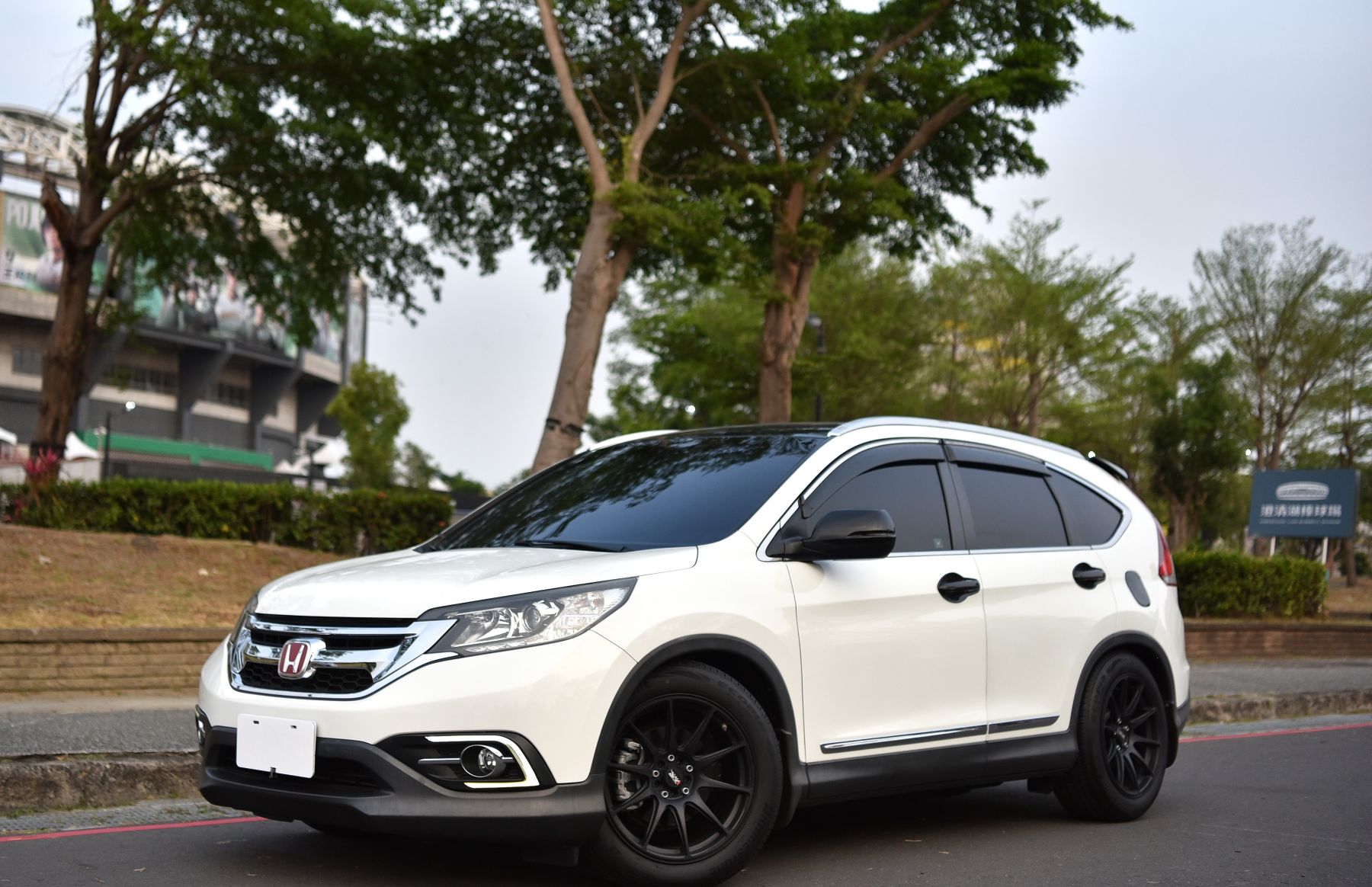 Honda CR-V 2016年二手車 40.8萬 高雄市-曄墭車庫 | 8891汽車