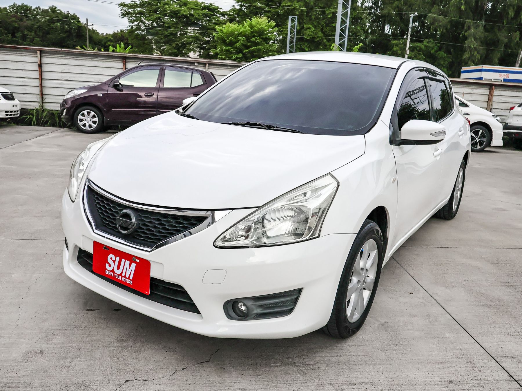 Nissan Tiida 5D 2015年二手車 24.9萬 台南市-SUM金台南汽車 | 8891汽車