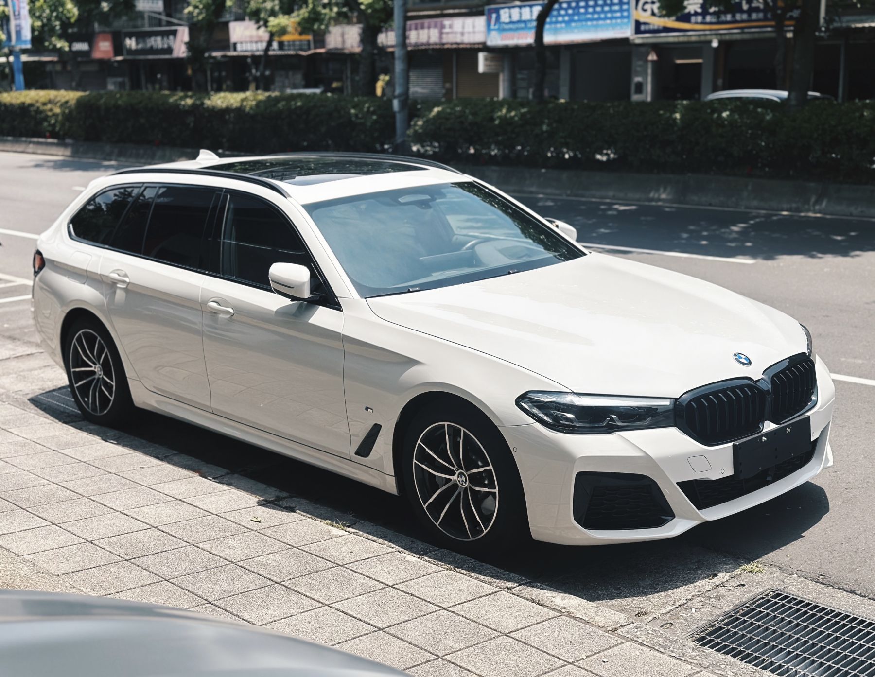 BMW 5-Series Touring 2023年二手車 258.0萬 台北市-台北亞柏 | 8891汽車
