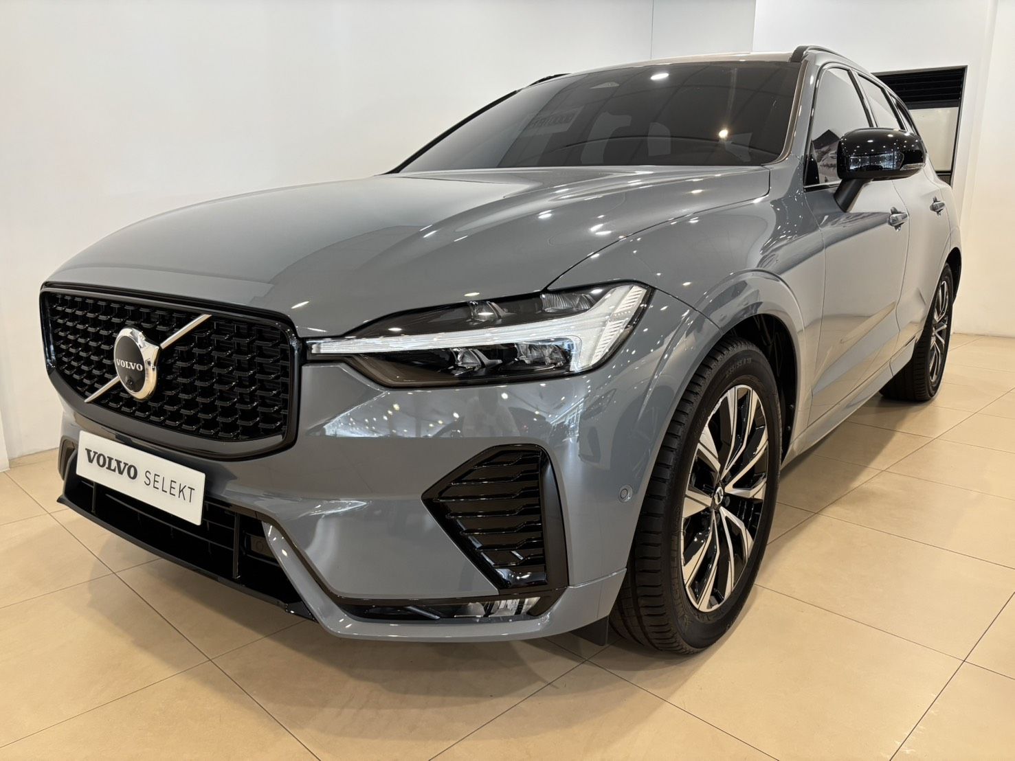 Volvo XC60 2023年二手車 178.0萬 台北市-Volvo新凱認證車 | 8891汽車