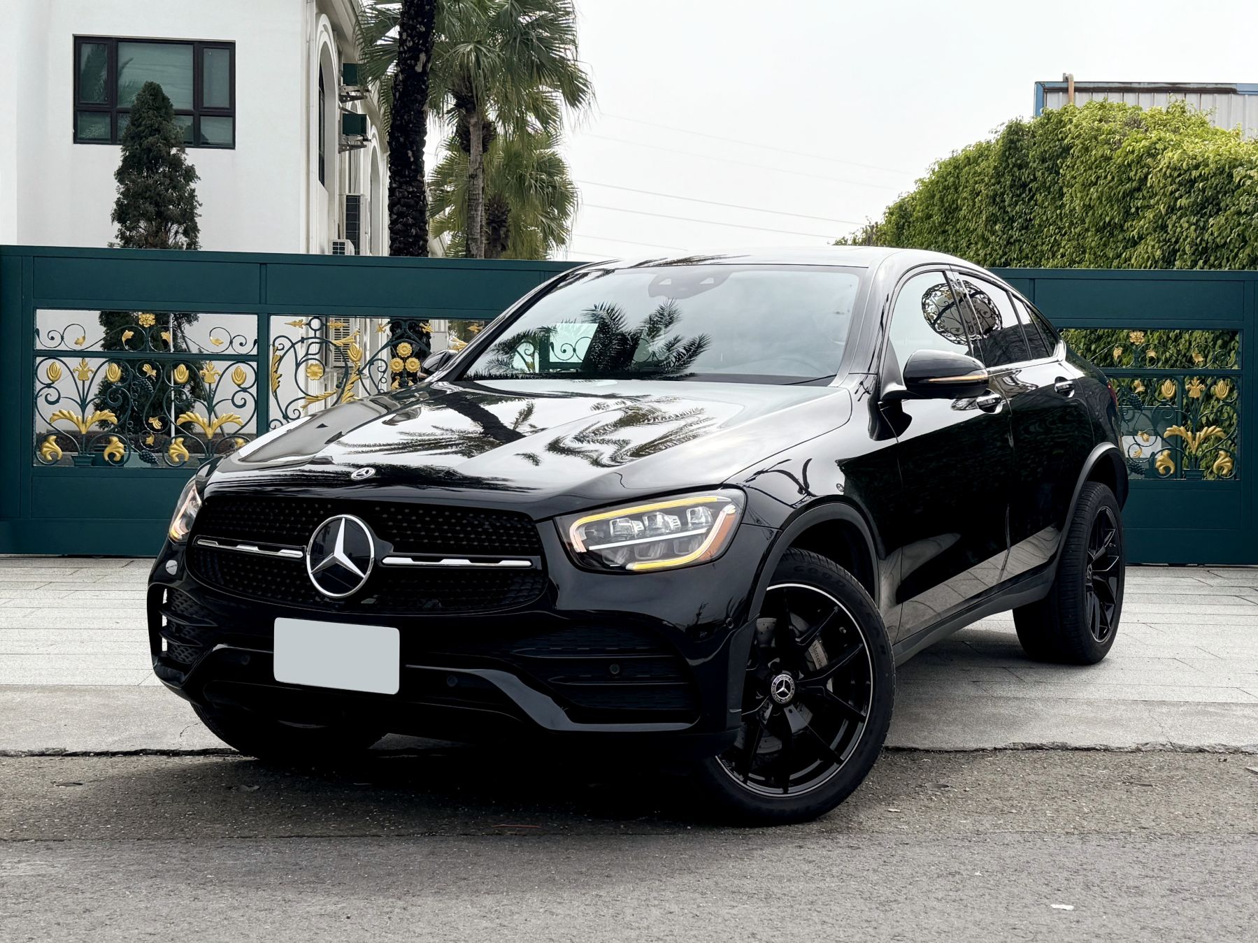 Mercedes-Benz GLC Coupe 2023年二手車 電洽 台南市-鼎翔汽車 | 8891汽車