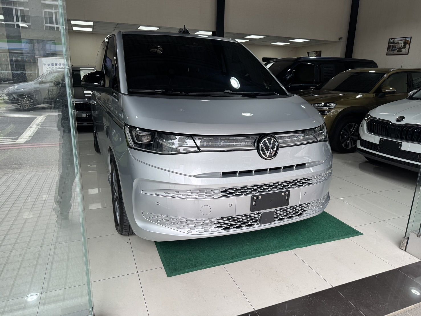 Volkswagen T7 Multivan 2024年二手車 電洽 新北市-元三通達聰明精選車 | 8891汽車