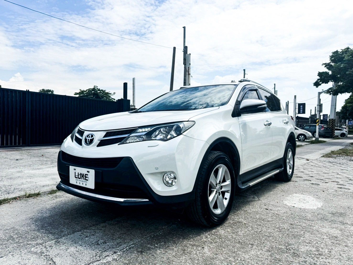 Toyota RAV4 2013年二手車 30.8萬 台北市-路加車業 | 8891汽車