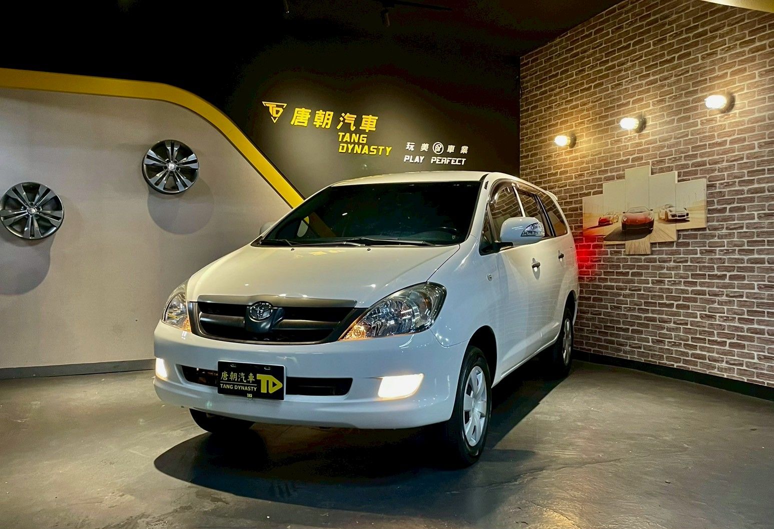 Toyota Innova 2013年二手車 23.8萬 台中市-唐朝汽車有限公司 | 8891汽車