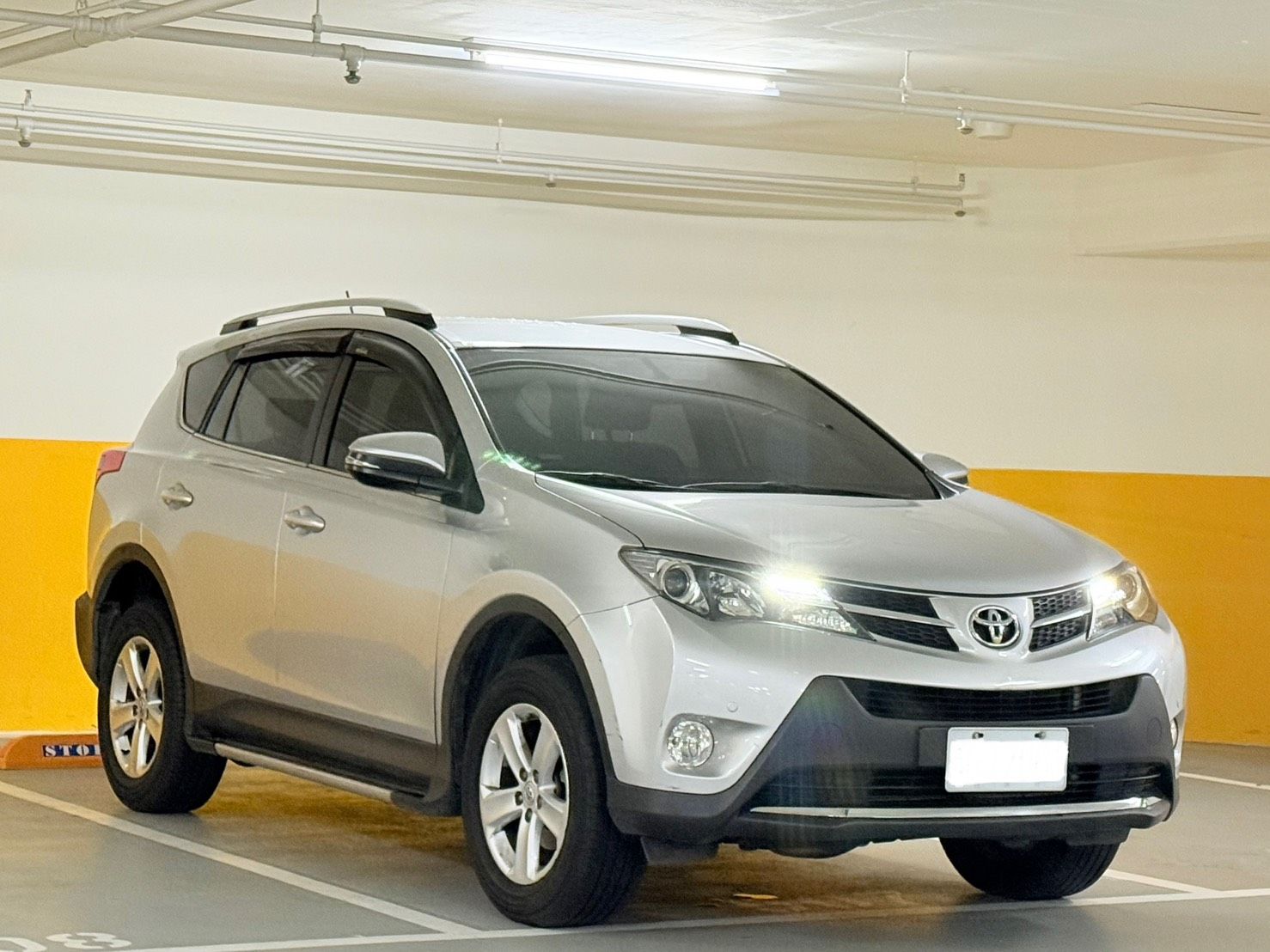 Toyota RAV4 2014年二手車 32.8萬 新北市-品川車庫(臻臻) | 8891汽車